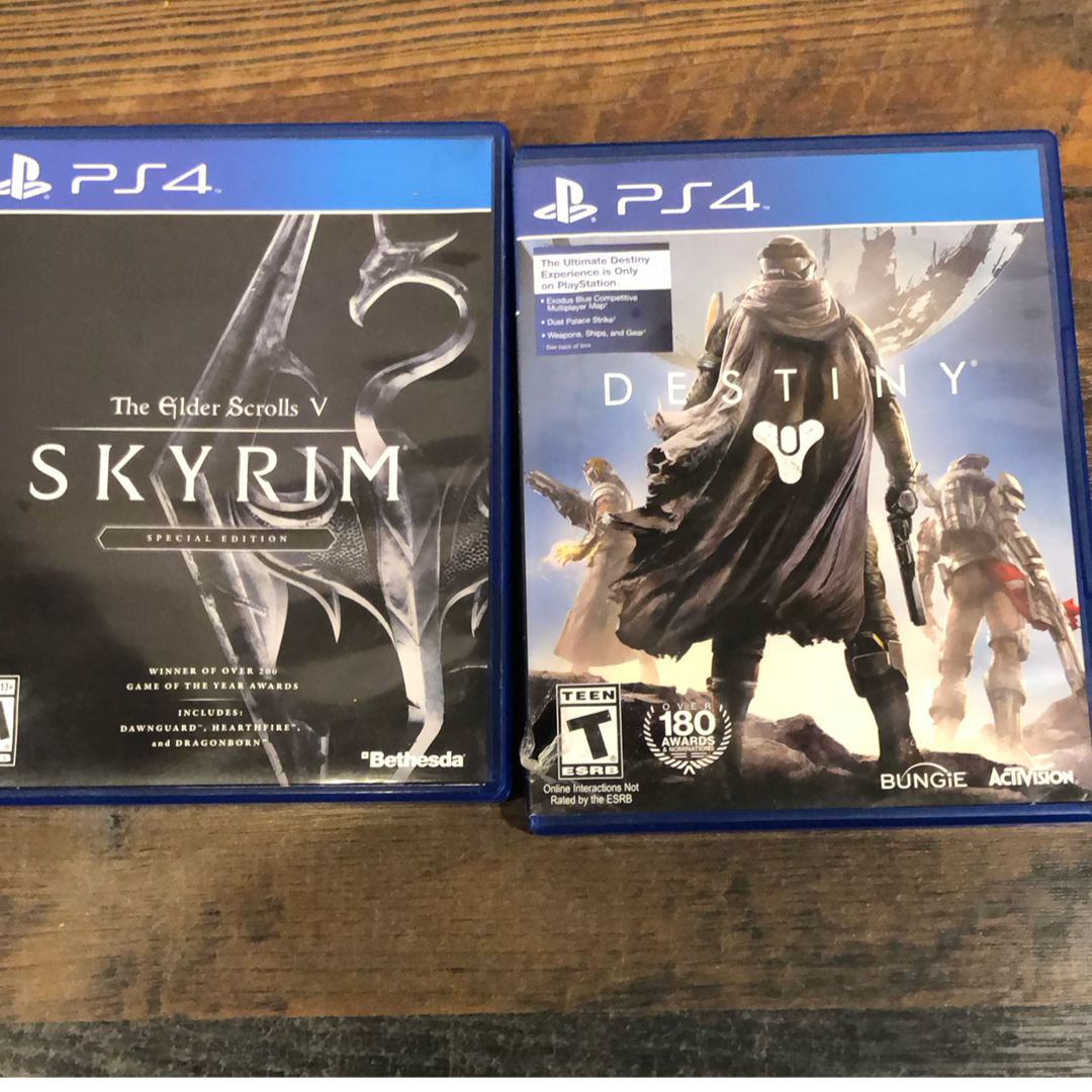 PS4 -Elder Scrolls V Skyrim Special Edition & Destiny w/Manuals