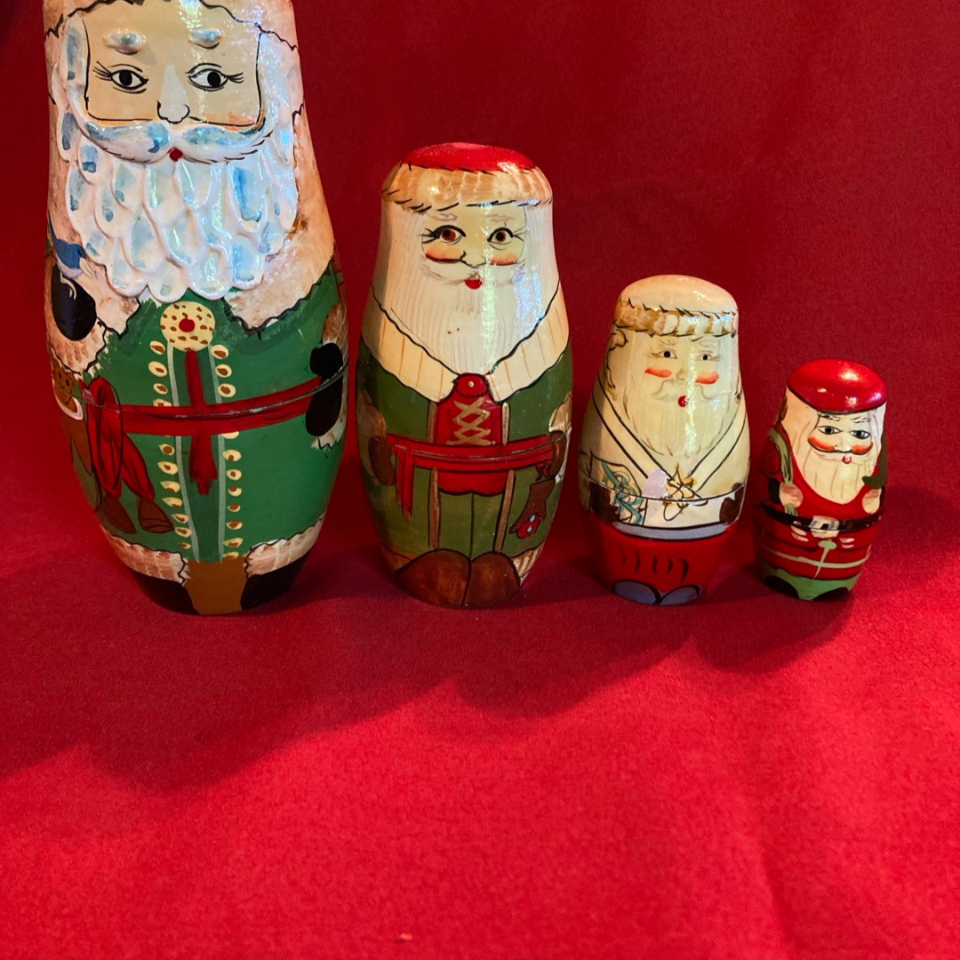 VTG Enesco Nesting Santa Dolls