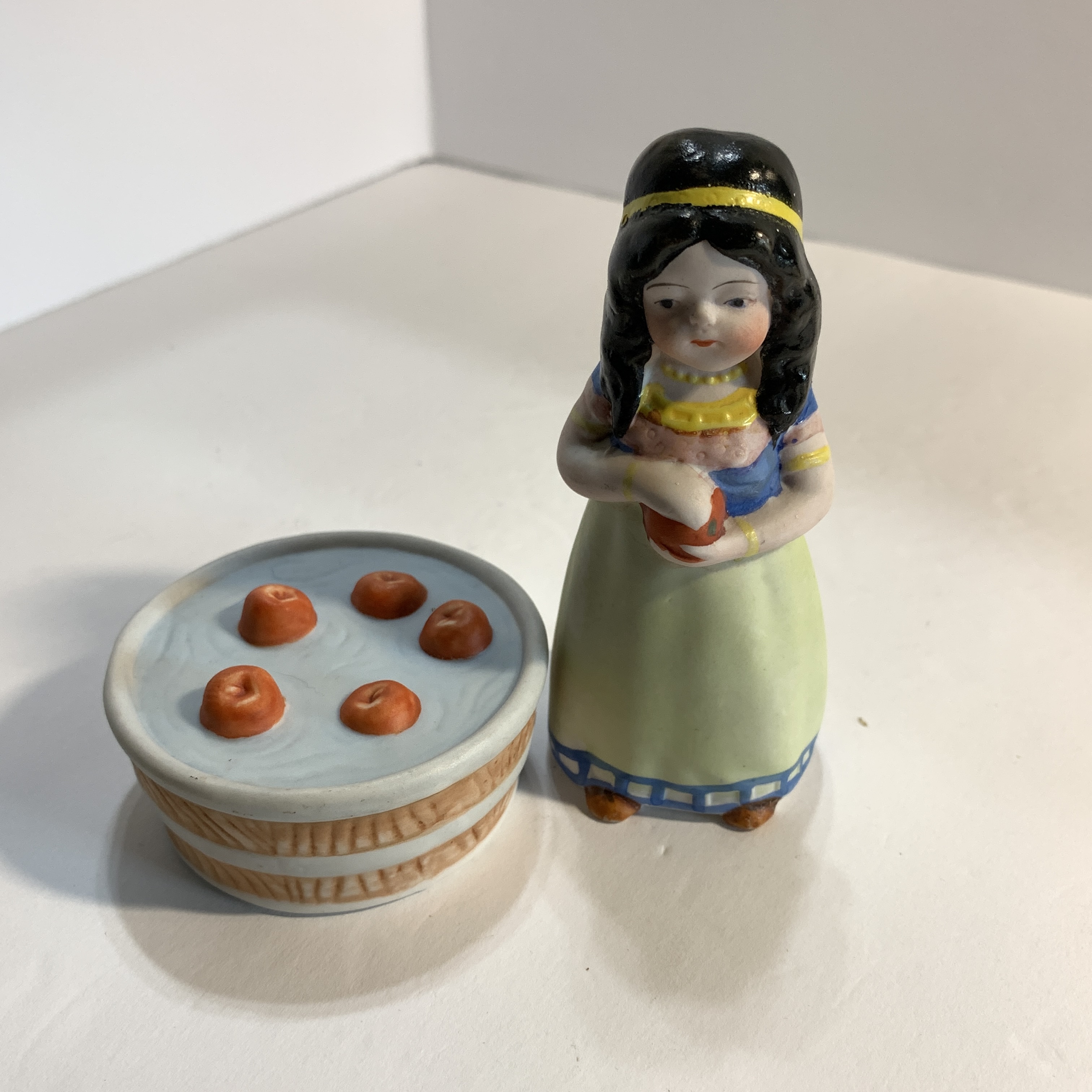 Snow White Bobbing for Apples