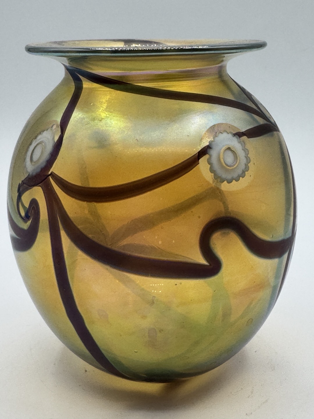 Robert Eickholt Iridescent Aurene Luster Ribbon Yellow 1998 VSMI