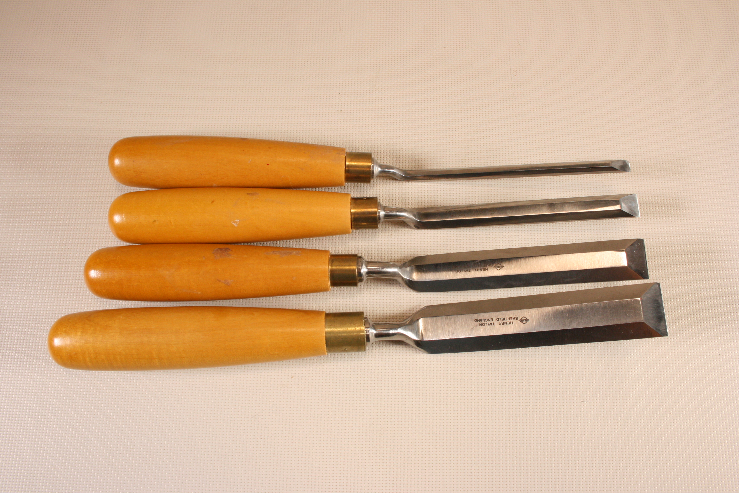 Set of Henry Taylor Cranked Chisels (9114)