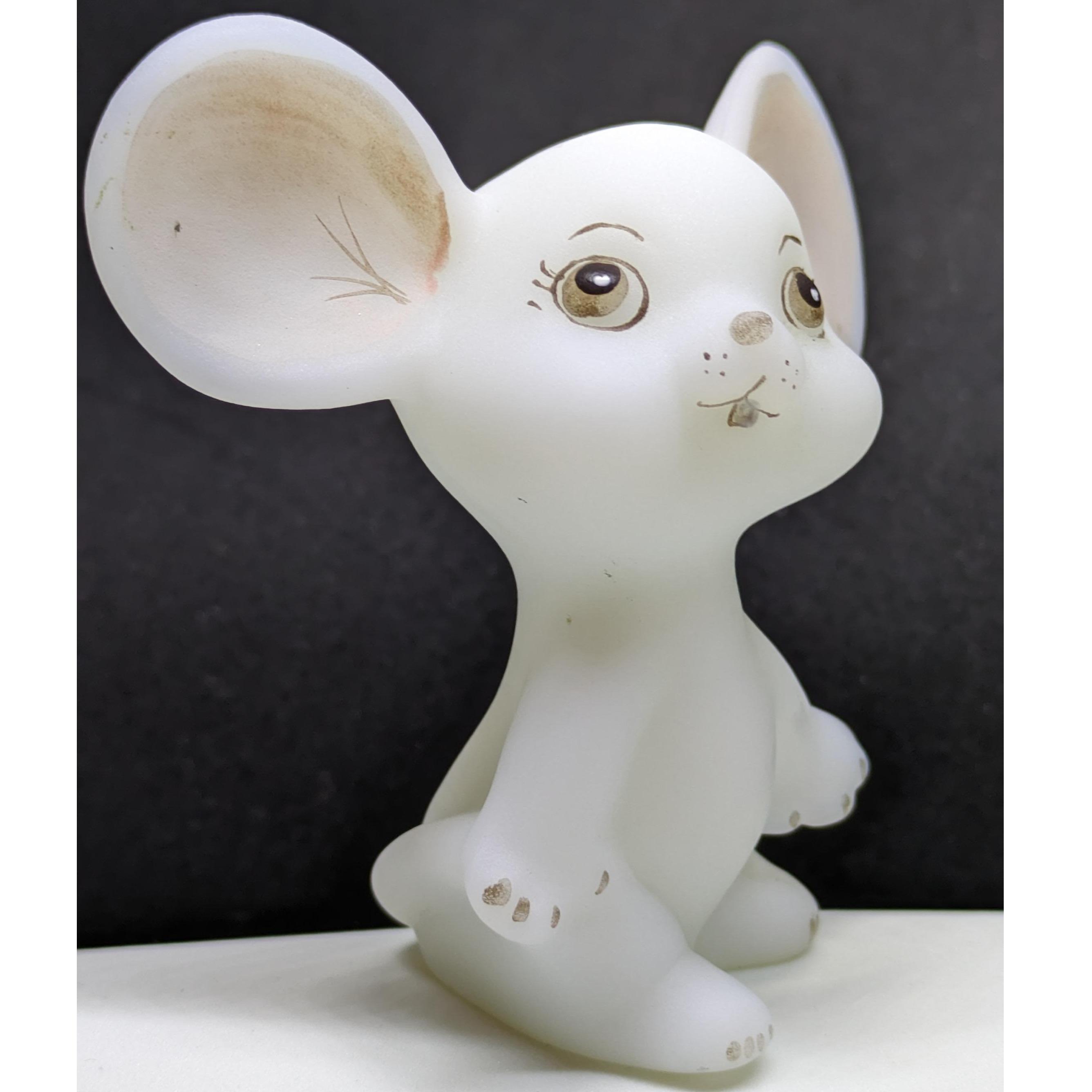 Fenton Vintage White Satin Art Glass Mouse Figurine Hand Painted Oval Stamp