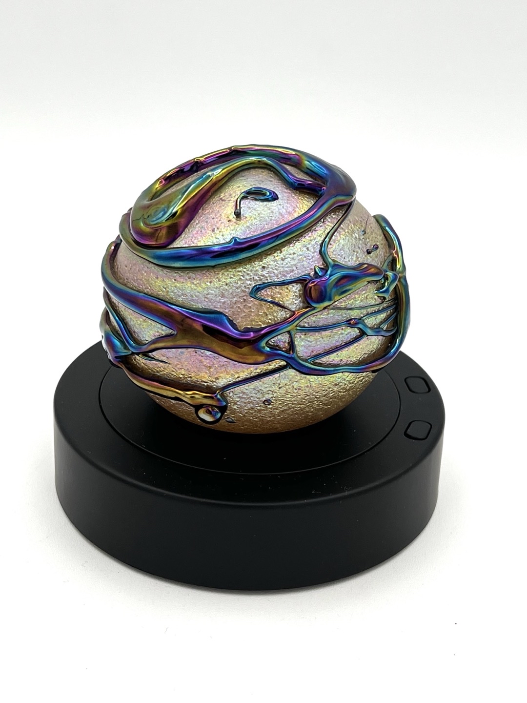 029 Stunning Herb A. Thomas Signed Paperweight