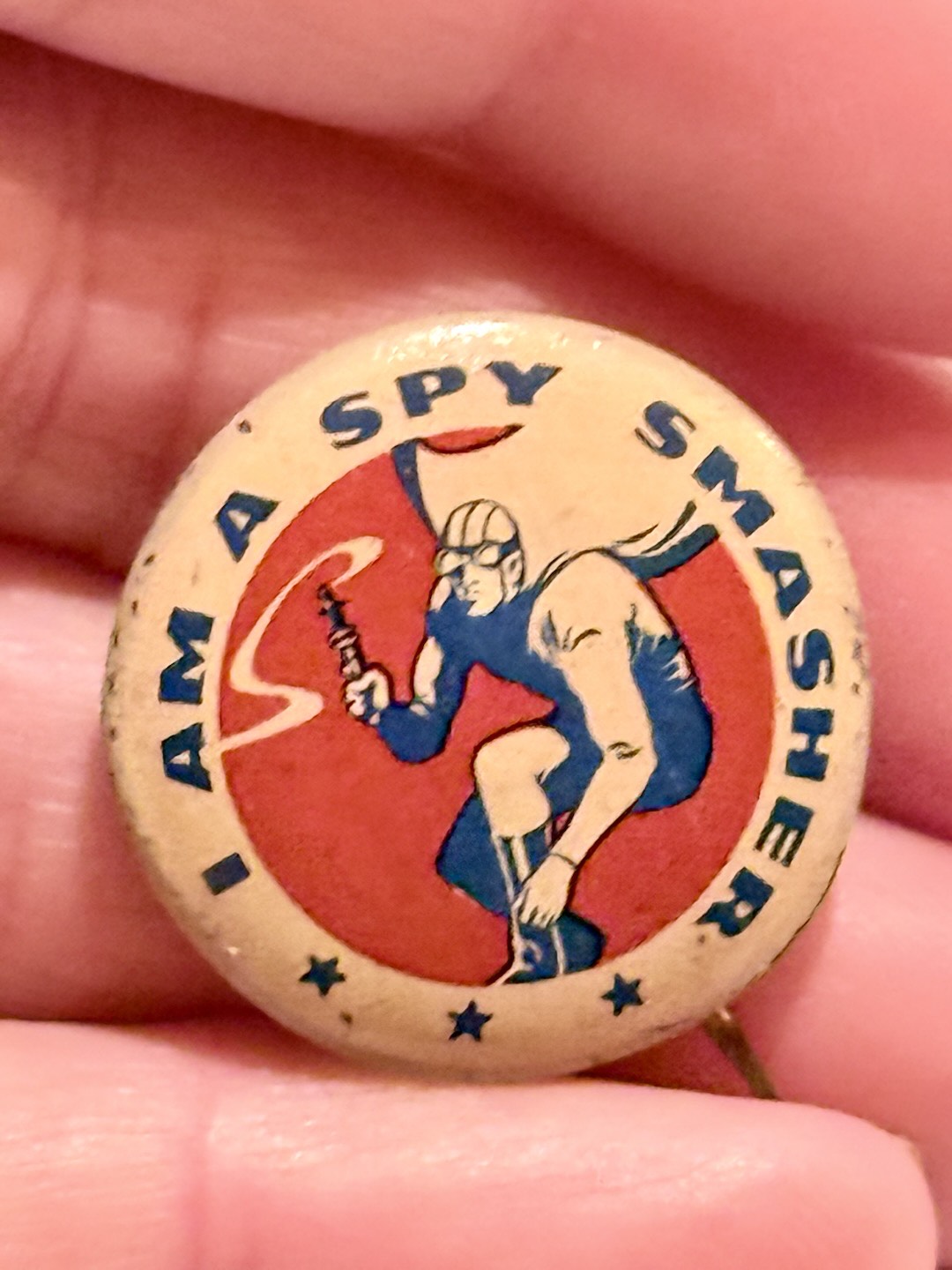 Vintage 1940’s WWII Era “I AM A SPY SMASHER” Pin Back Button