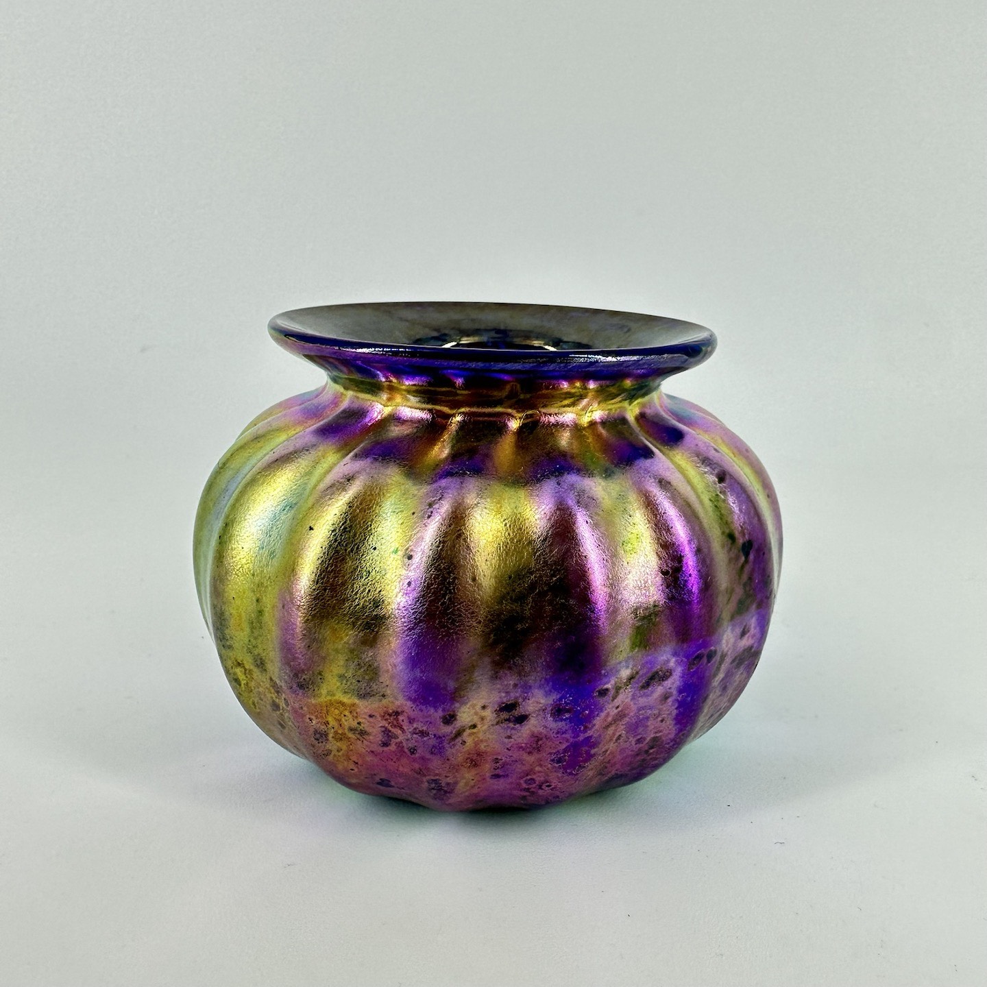 32 Fellerman Iridescent Ribbed Vase GS