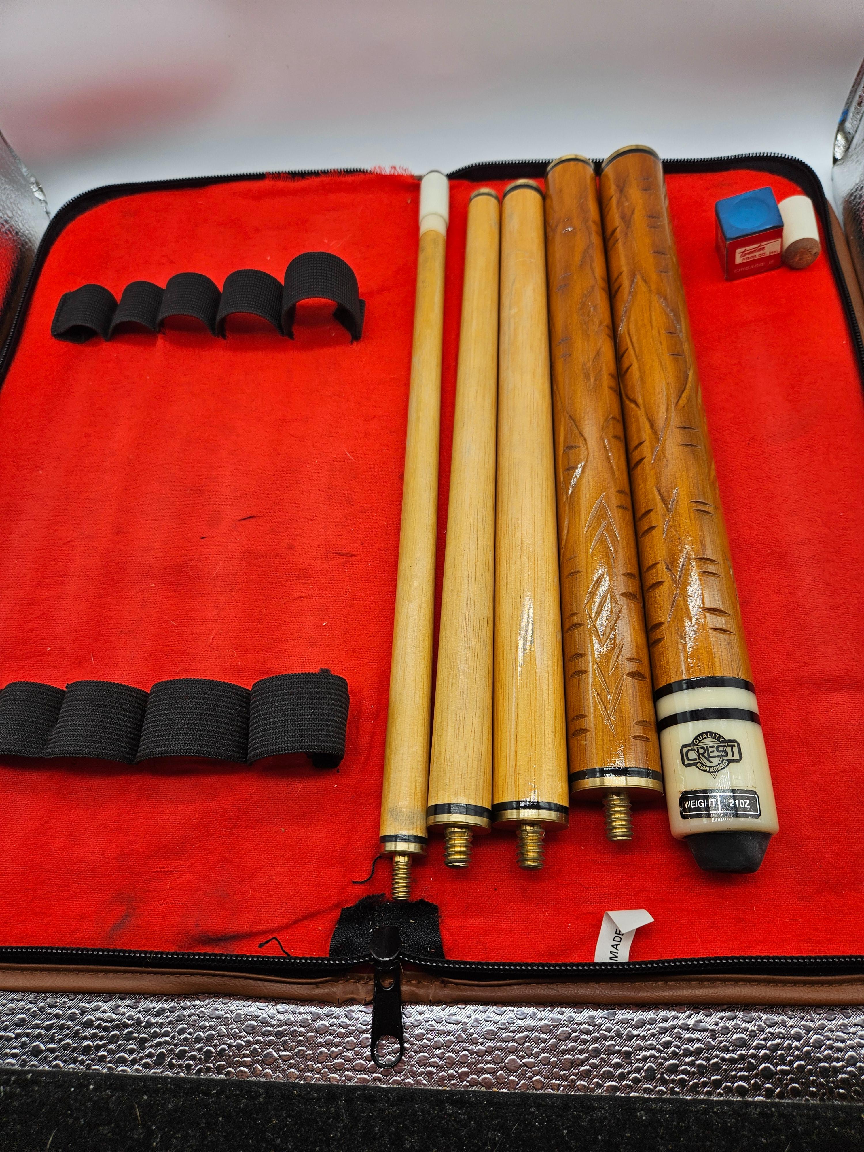 Vintage Crest Portable Billiard Cue Set with Leather Case