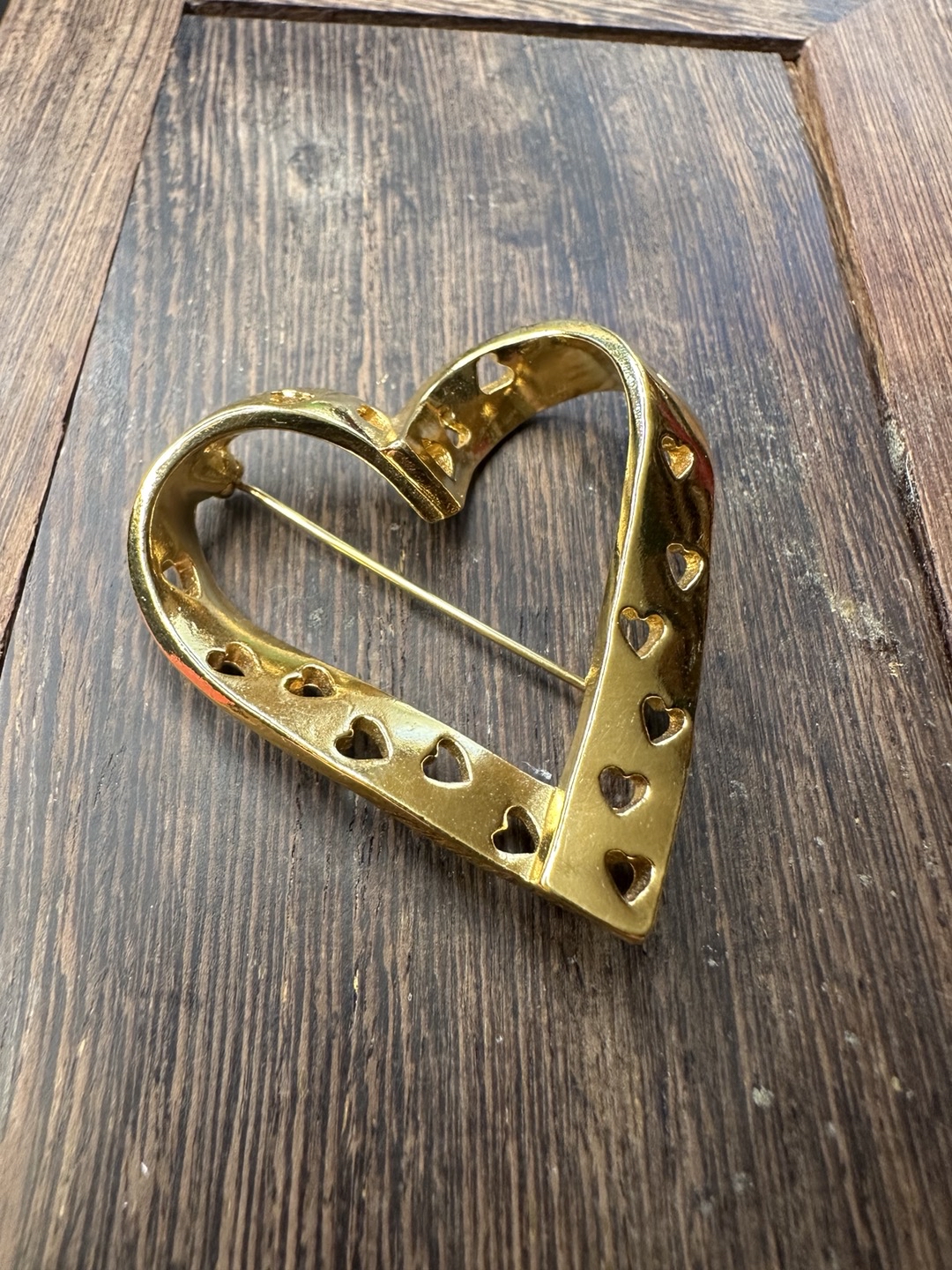 Avon “True Hearts” Cut Out Brooch, Goldtone