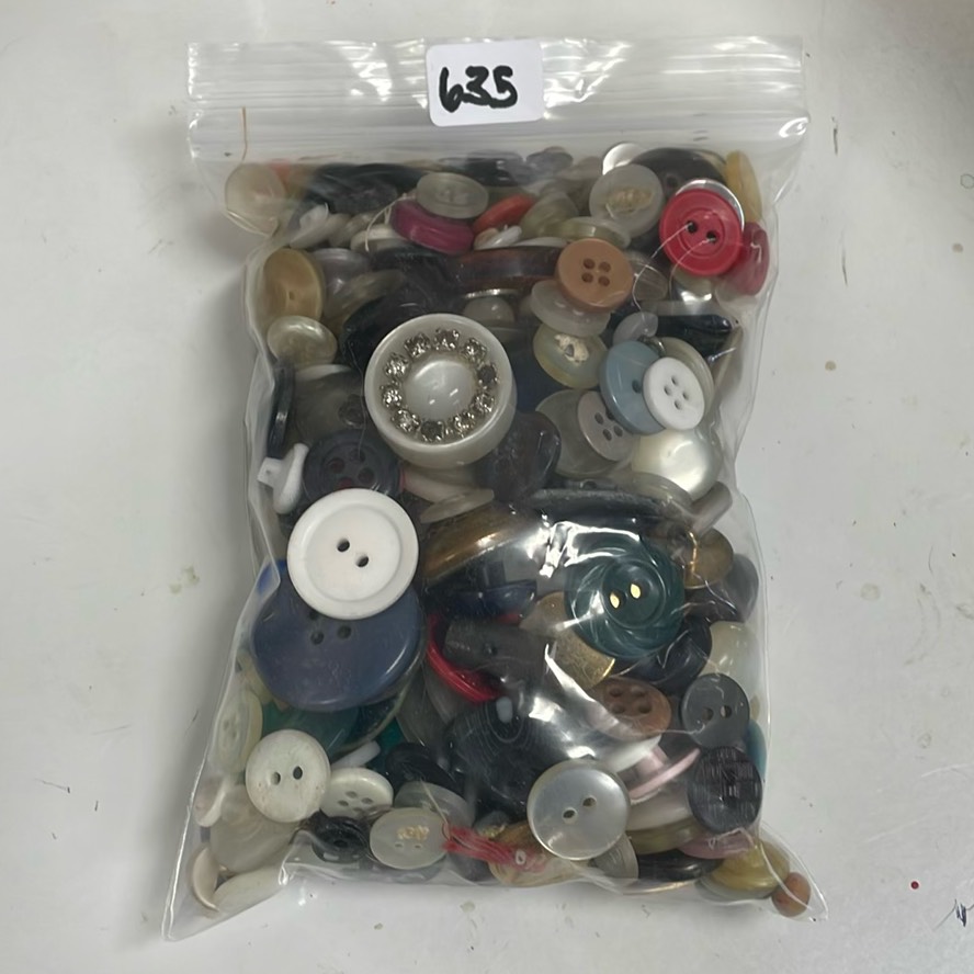 Big Bag Of Buttons 635