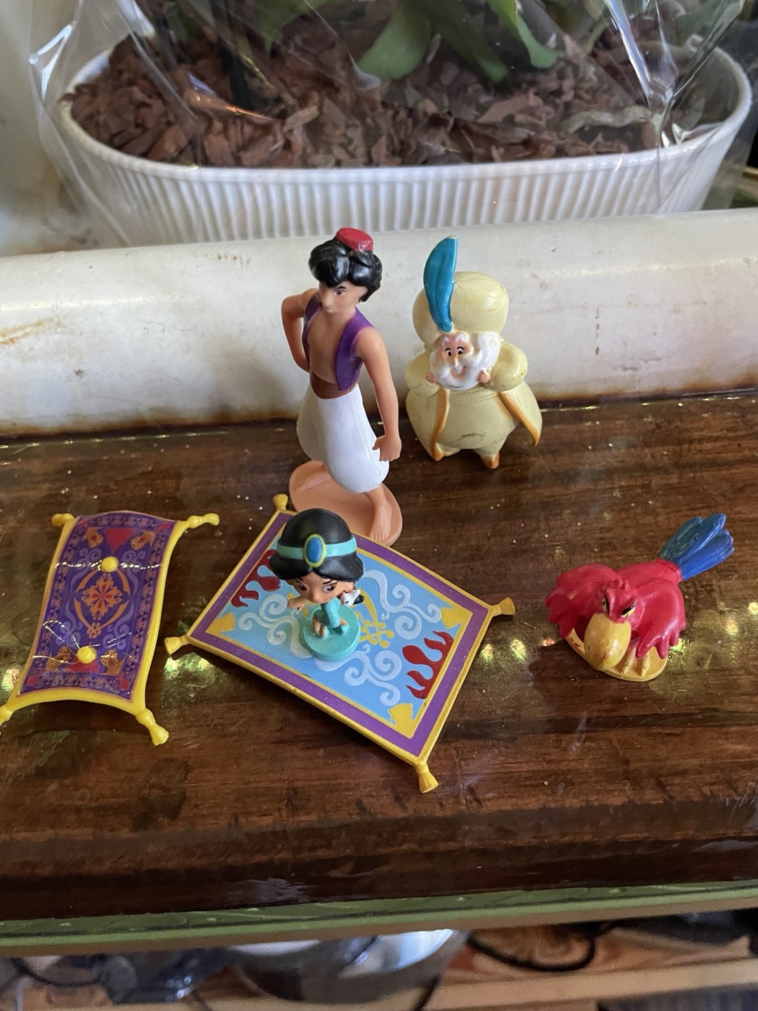 Assorted Disney Aladdin pieces