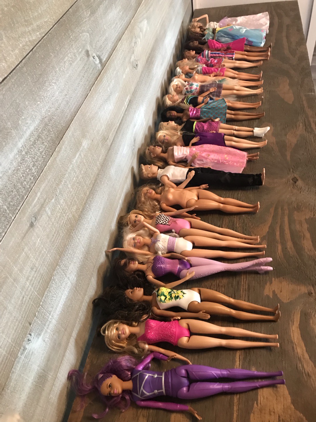 Barbie Lot 2 (22 Barbies)