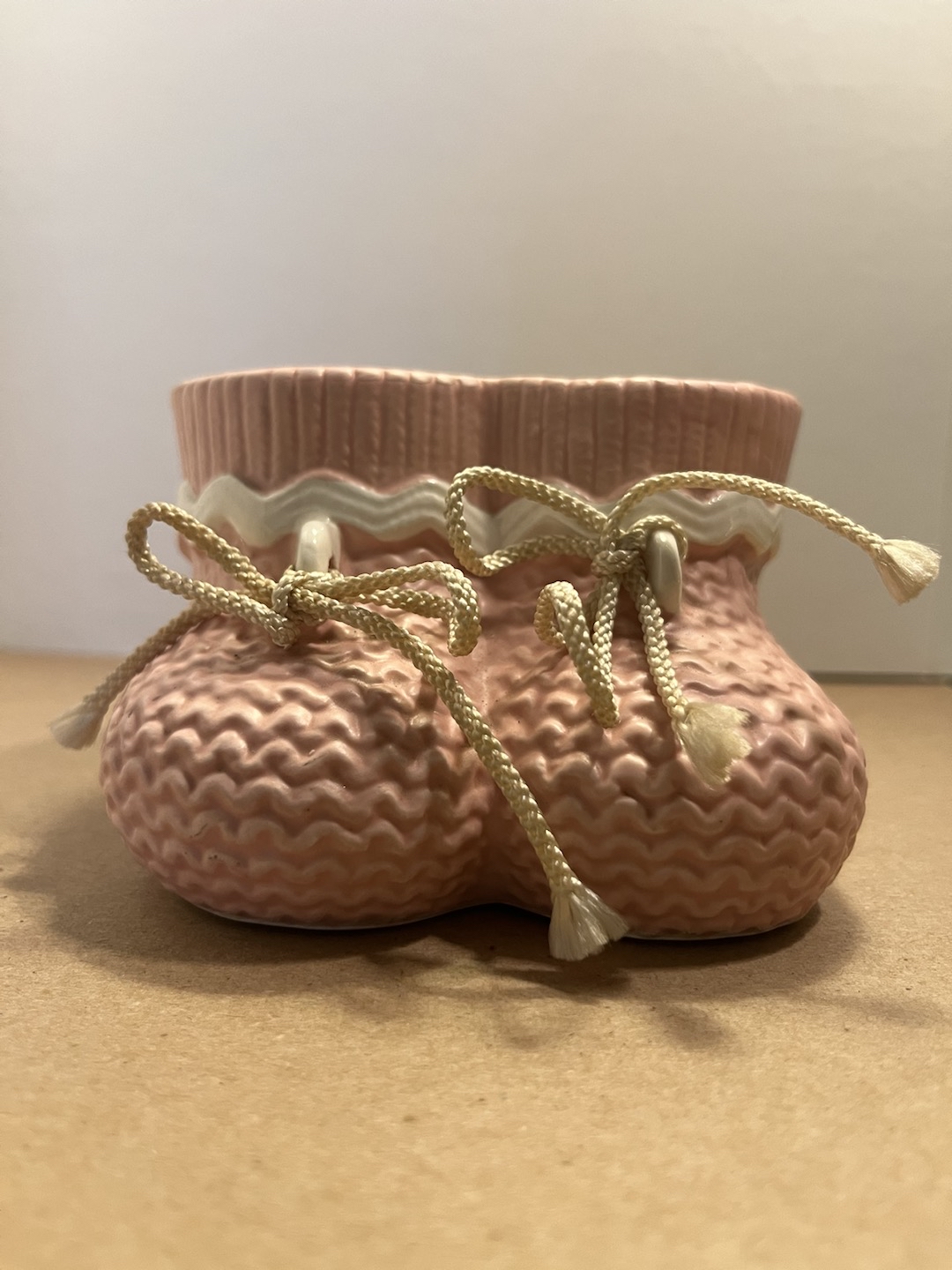 #90 Small Vintage Pink Ceramic Lefton Baby Girl Booties Planter 1986