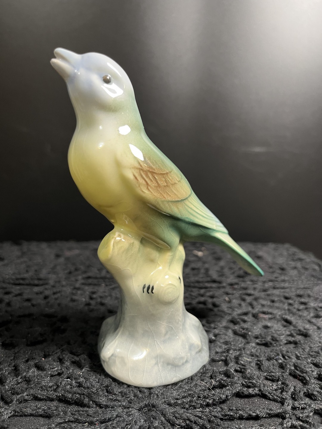 Vintage MCM Song Bird Figurine w/ Beautiful Pastel Colors
