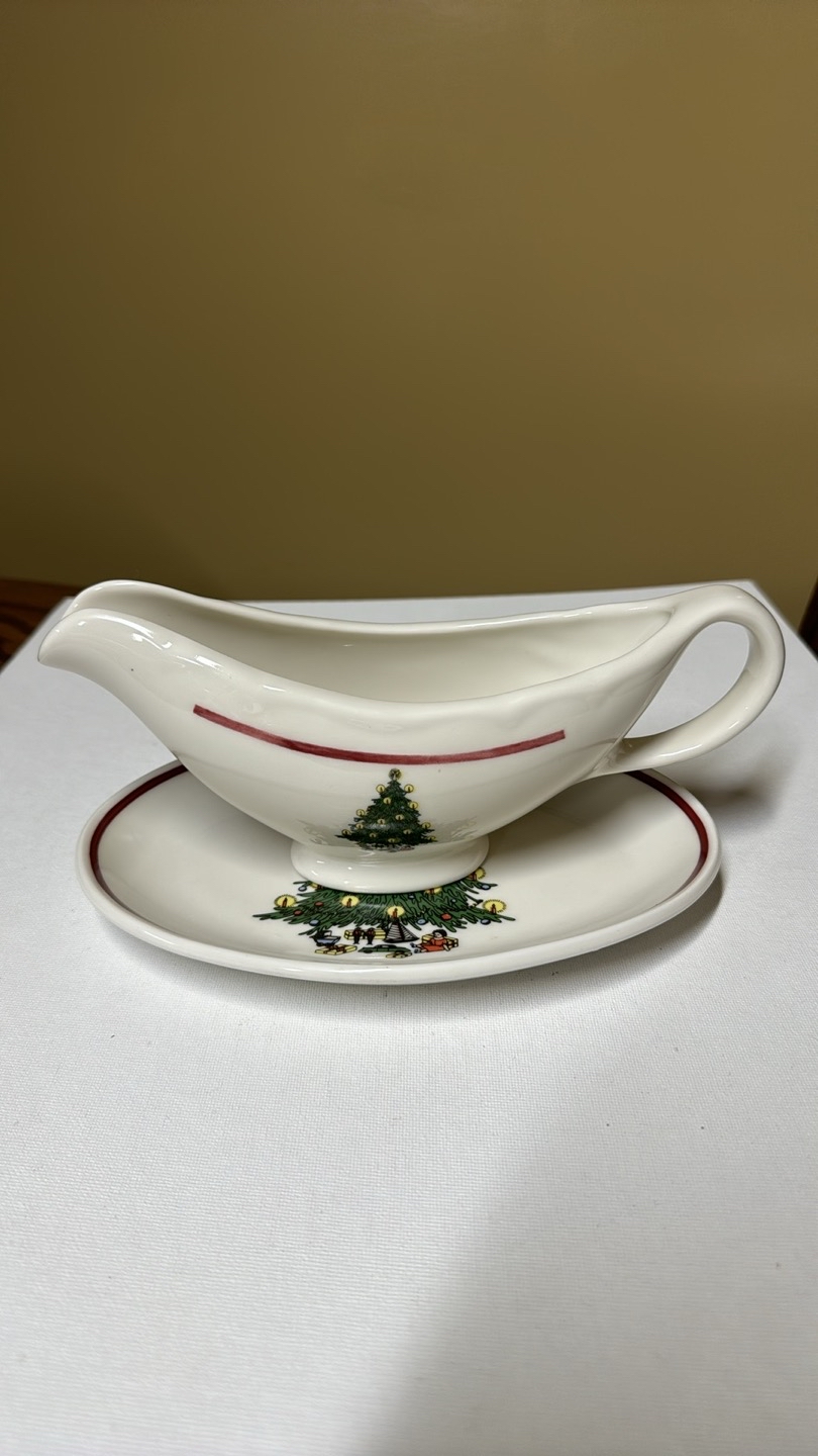 Homer Laughlin Christmas Tree Gravy Sauce Boat and under plate Ivory