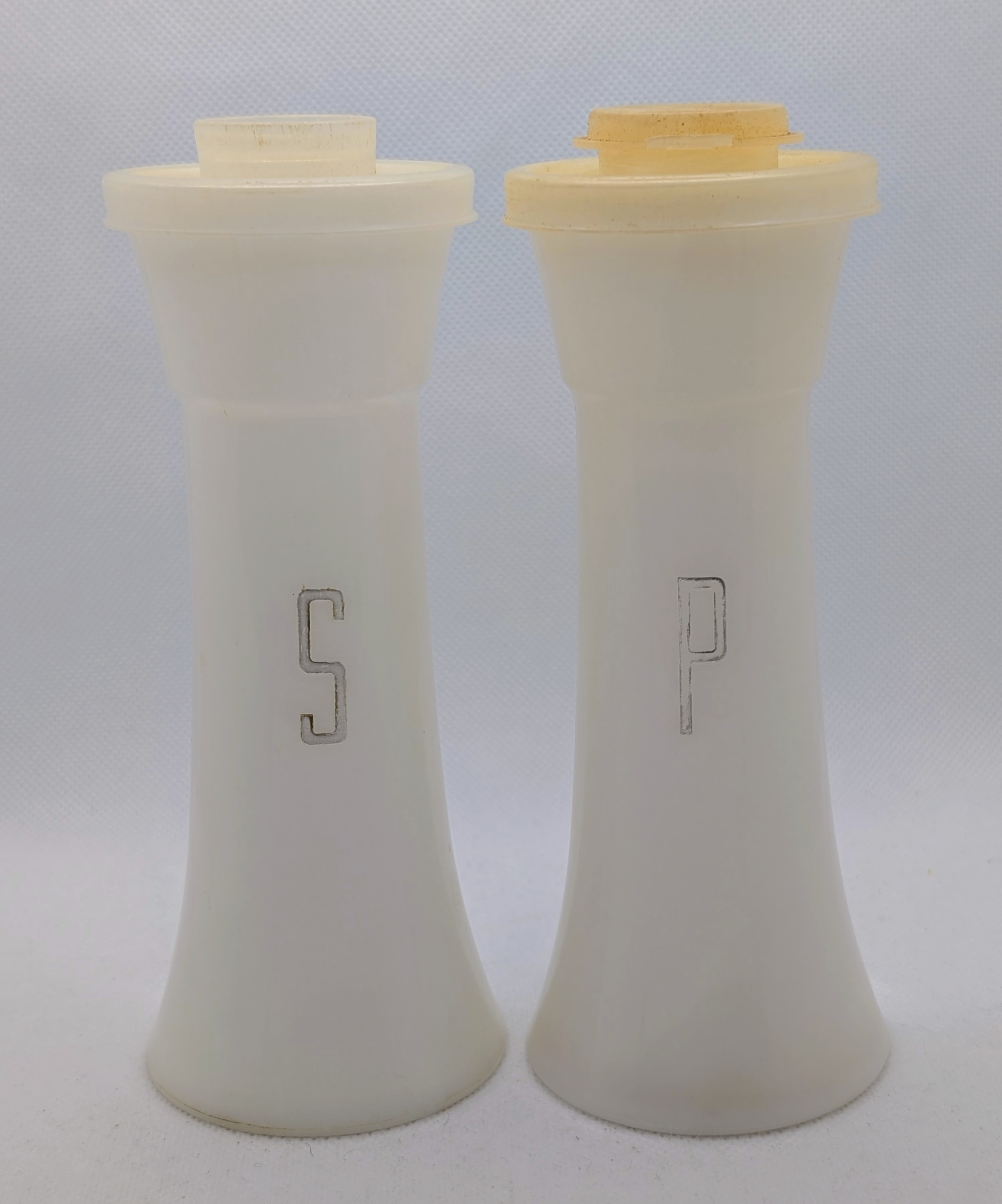 Tupperware Plastic Salt & Pepper Shakers USA VTG 718 Hourglass Flip Top ...