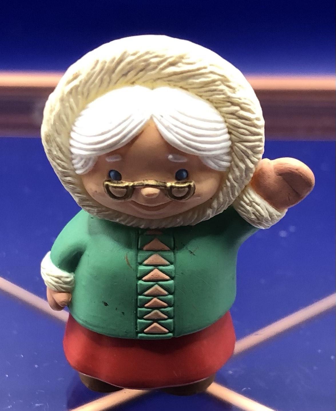 Hallmark Merry Miniatures 1994 Mrs Santa Claus Eskimo Christmas Figurine