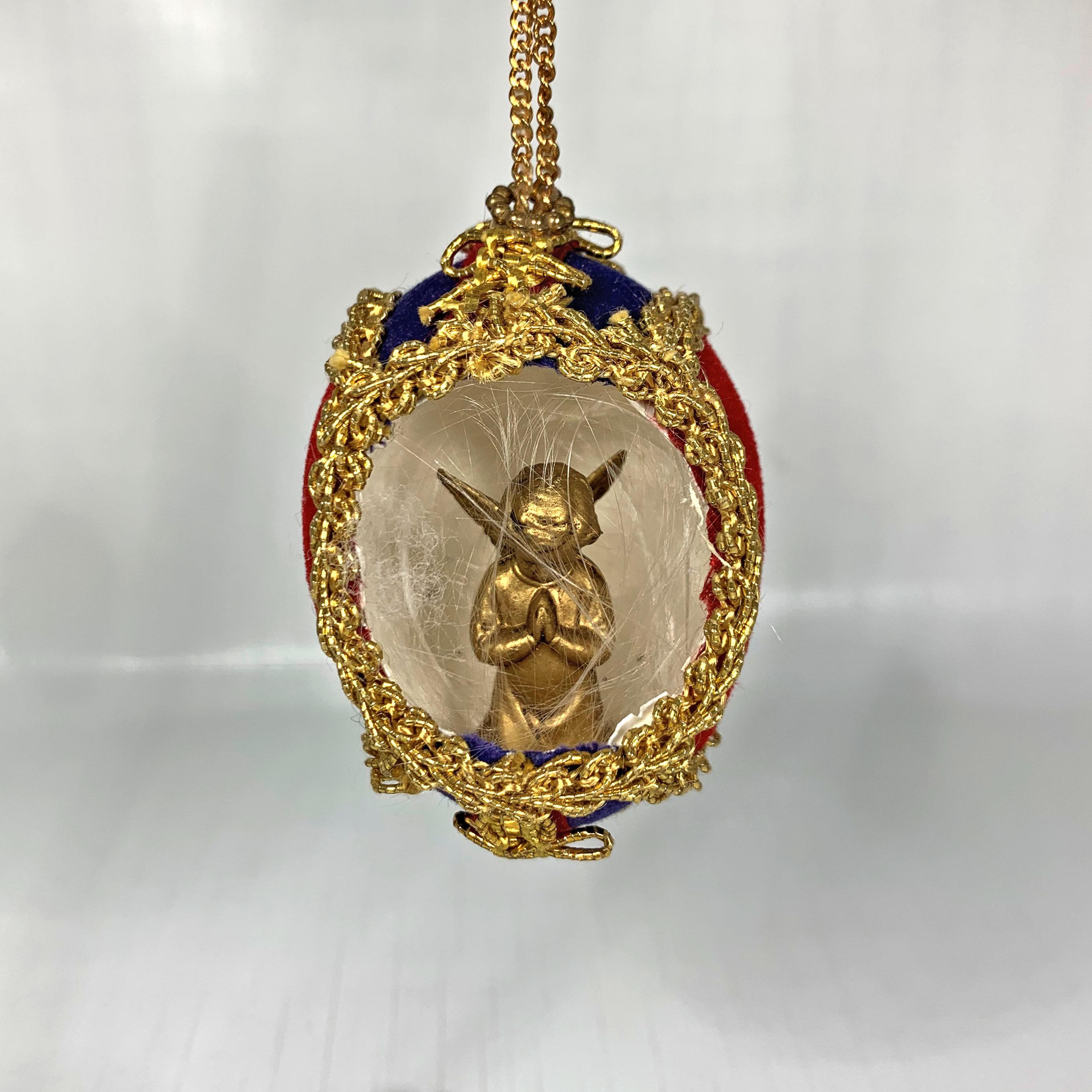 Egg Shell Diorama Christmas Ornament Gold Angel Ric Rack Trim Vintage