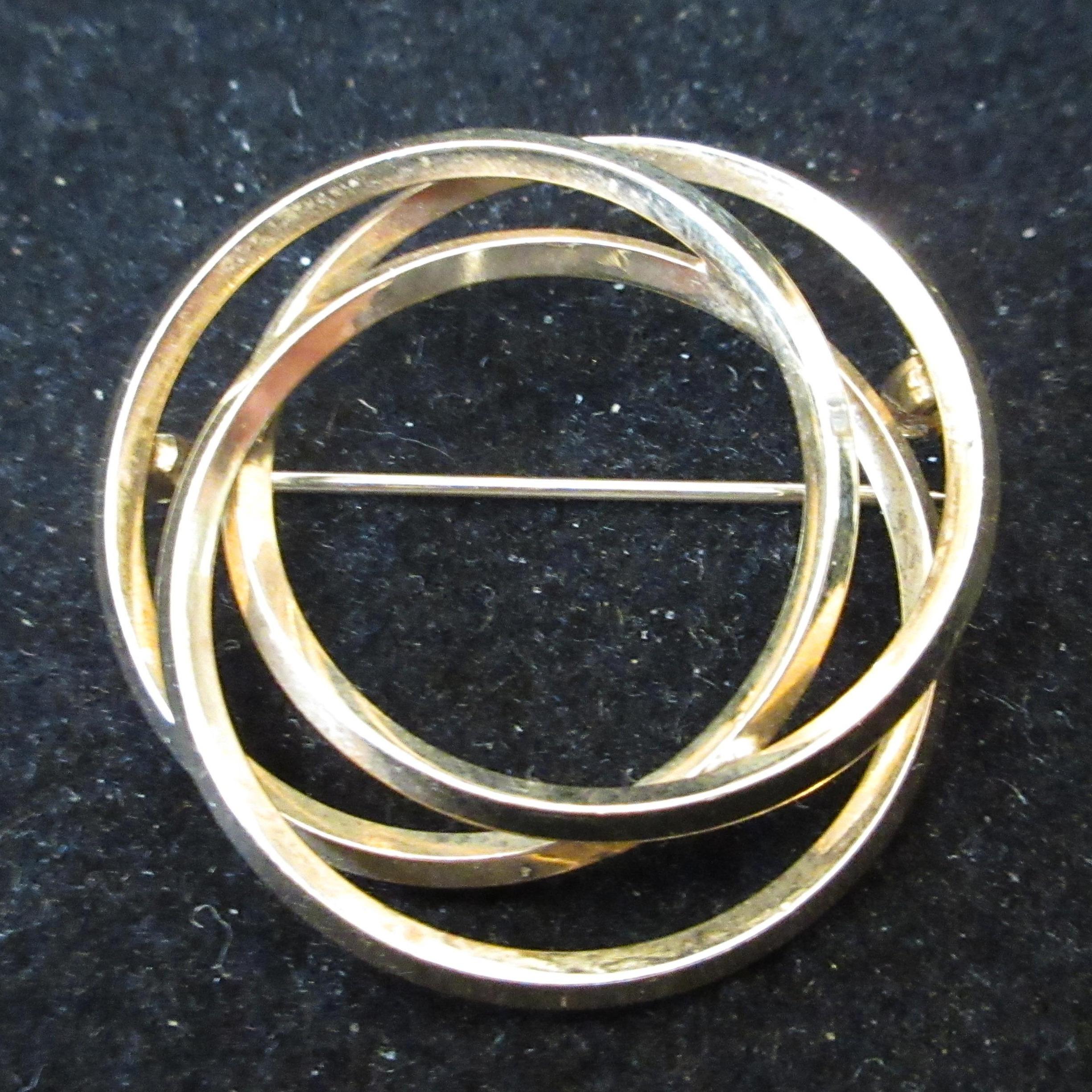 Vintage Gold Tone Metal Interlocking Rings Brooch Pin - 1.5 Inch Diameter