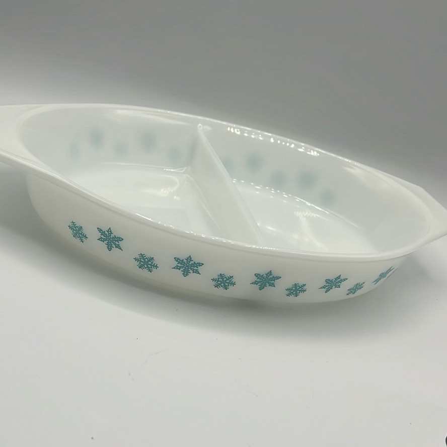 Vintage Pyrex White With Turquoise Snowflake 1-1/2 Quart Divided ...