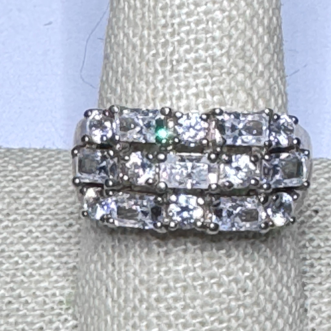Vintage CZ & Sterling Silver Ring - Stamped 925 Size 10.5