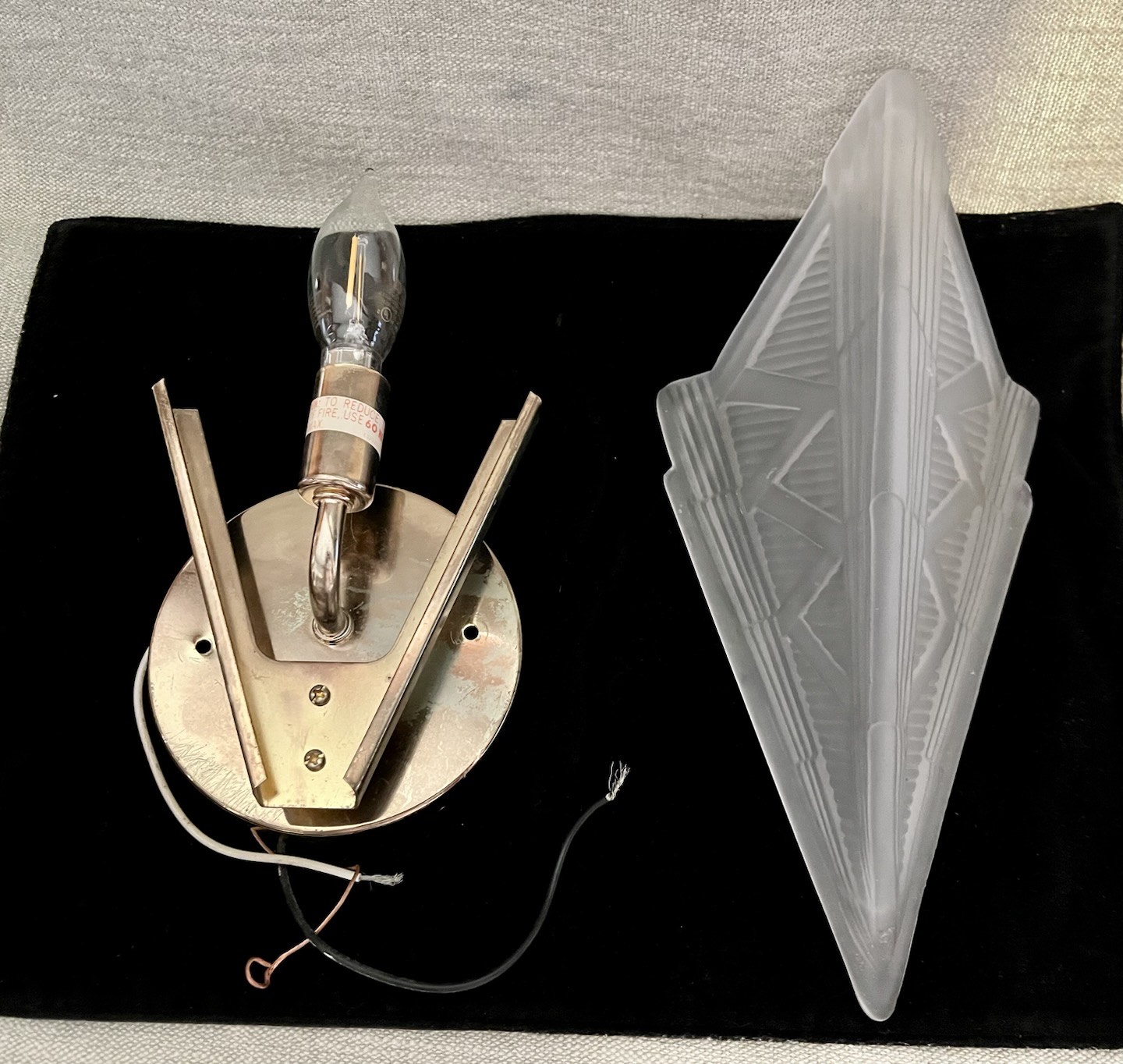 RETRO Frosted Triangular Slip Shade Glass Art-Deco-Style Wall Sconce ...