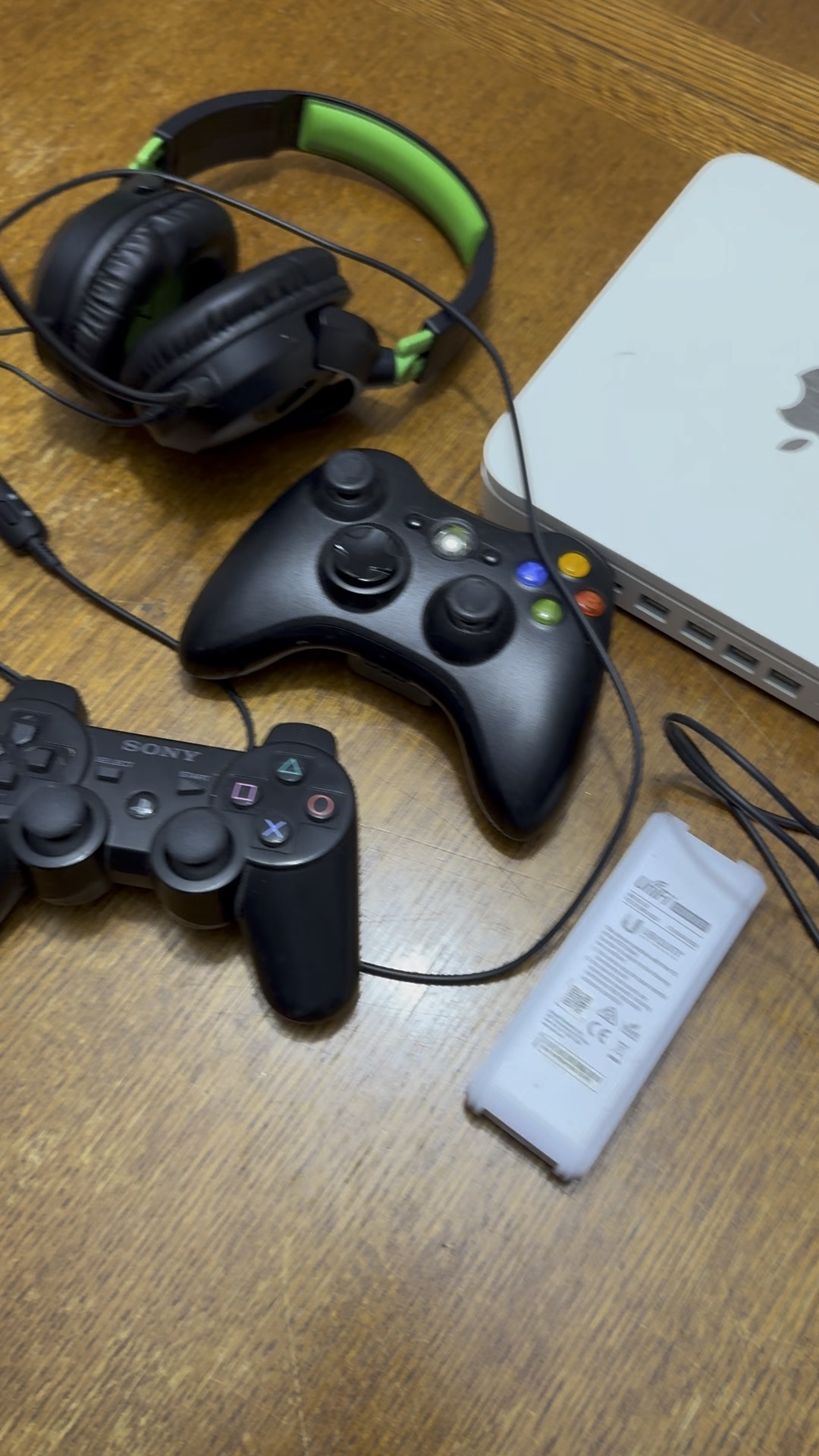 Lot Electronic Gaming Items ( Untested)