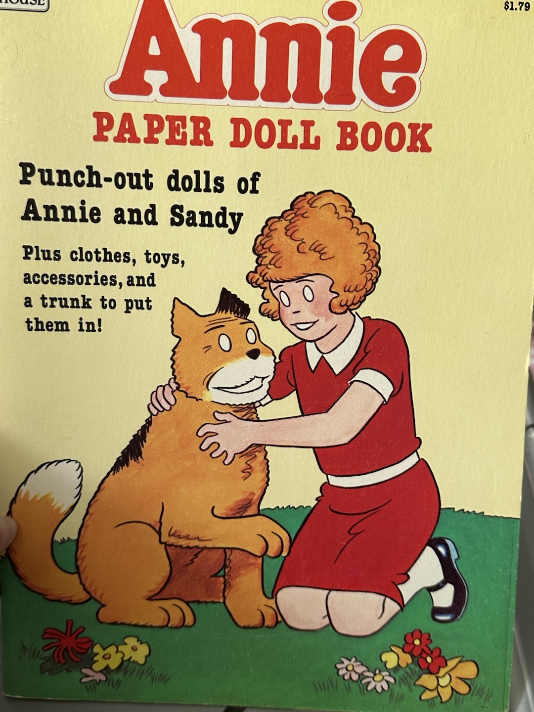 Annie Paper Doll Book c1982, Punch-out Dolls of Annie & Sandy In Tact