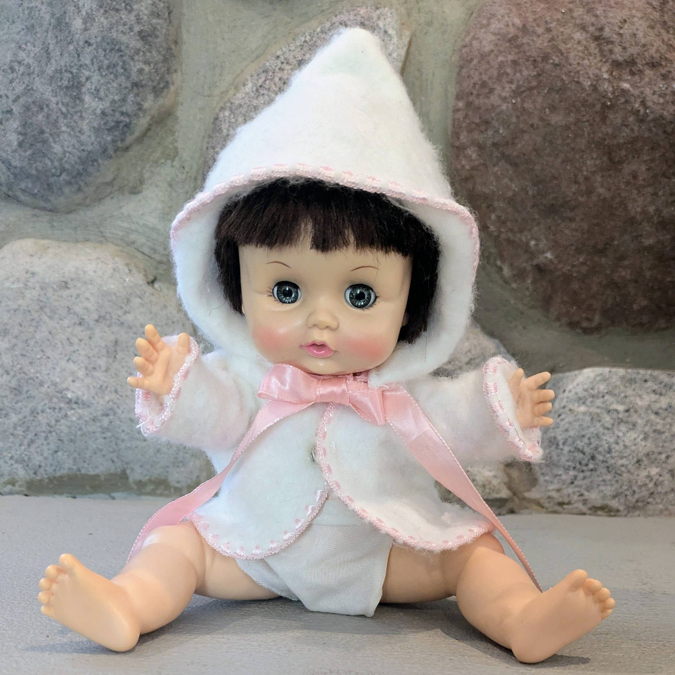 Vintage 1971 Effanbee 12" BABY WINKIE Baby Doll with Bunting