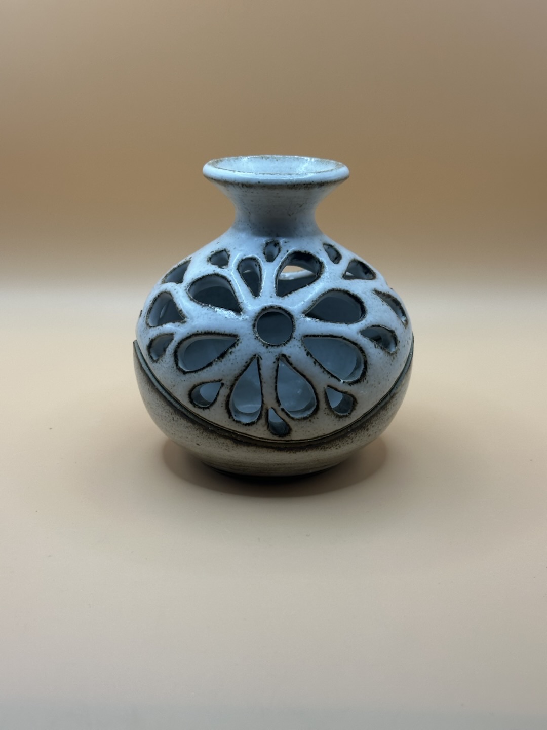 Signed Jim Wright Studio Art Pottery Tea Light Kentucky Floral Beige 2009