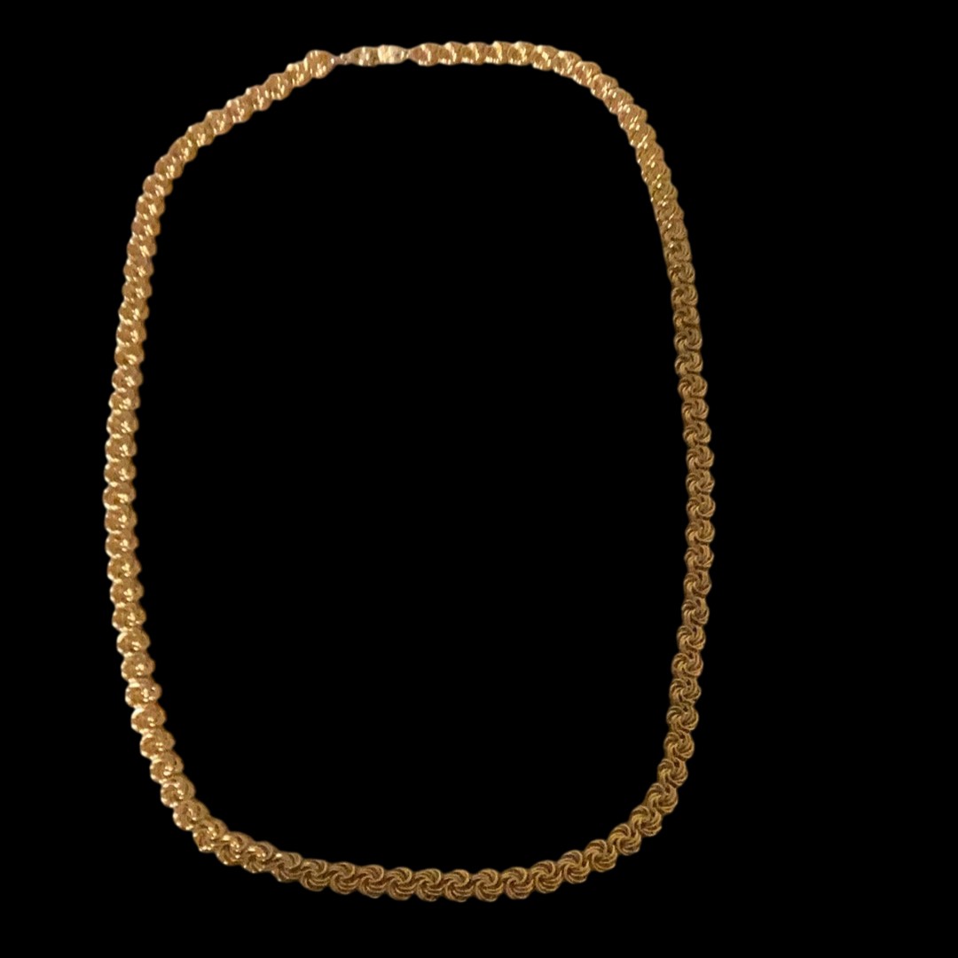 Beautiful Goldtone Trifari Chain Necklace.