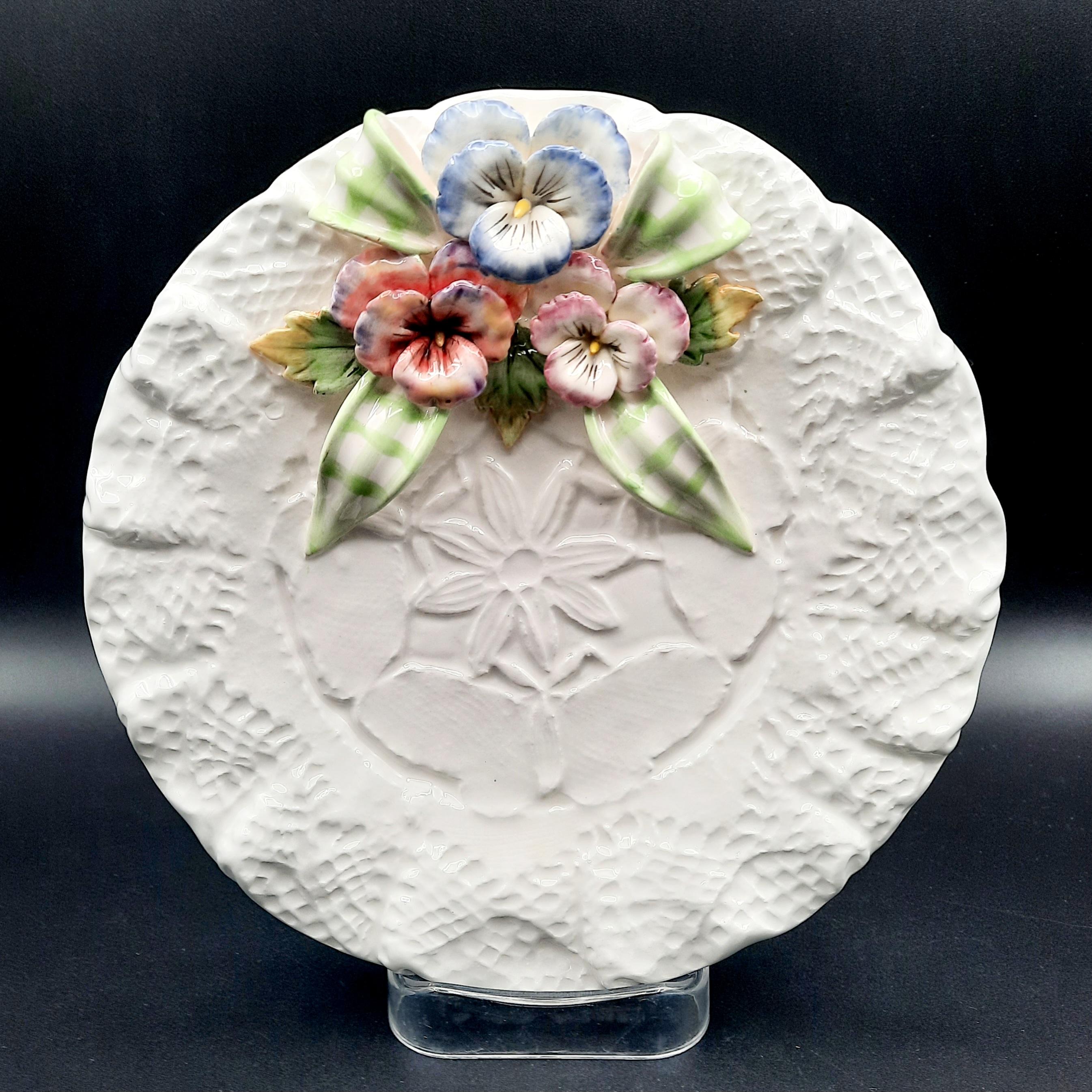 Kaldun & Bogle White Flower Plate Applied Pastel Pansy Leaf Ribbon