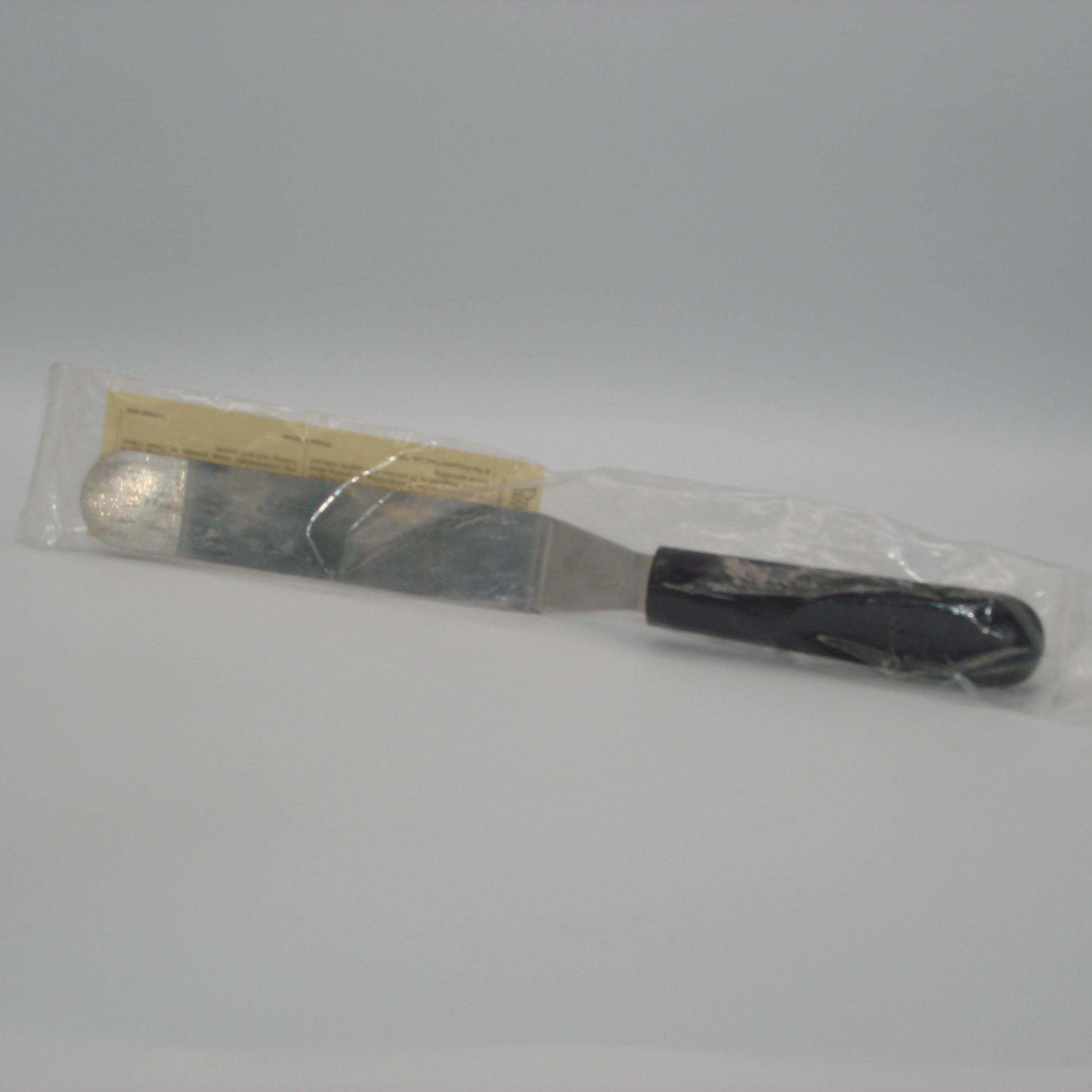 Large Spreader/Offset Spatula - The Pampered Chef - New, Sealed