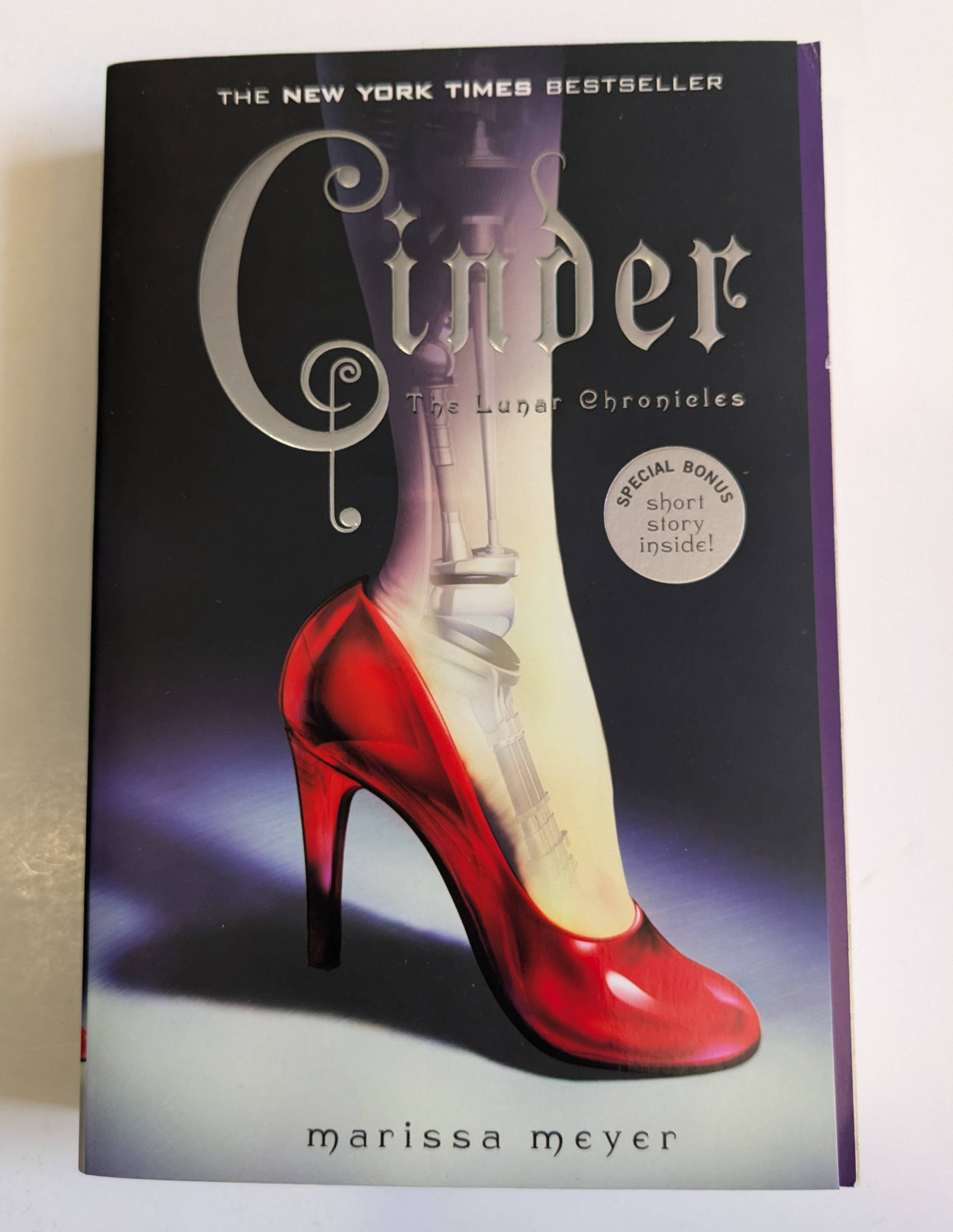 Cinder The Lunar Chronicles - Marissa Meyer