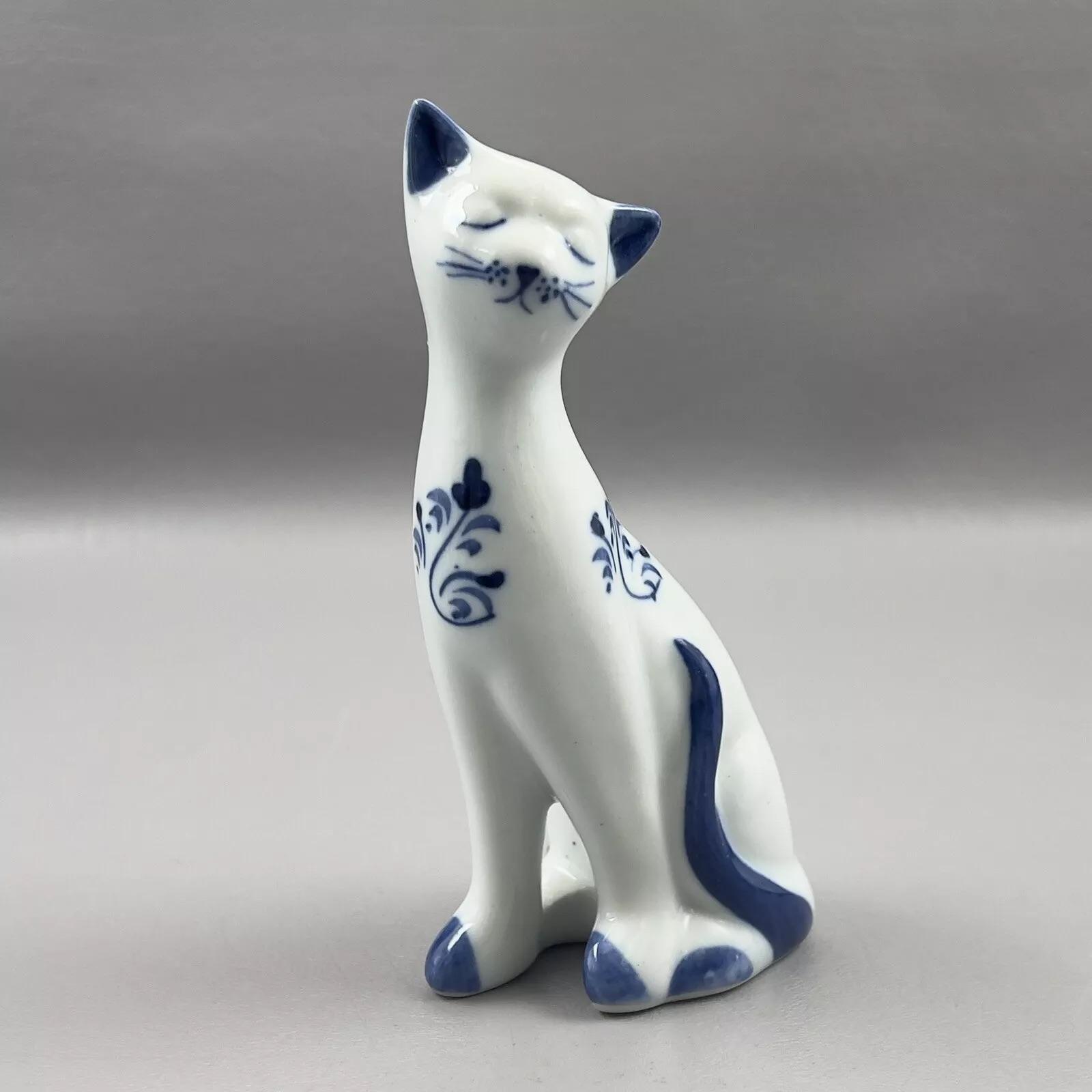 002 Andrea By Sadek White & Blue Cat 5.25" Figurine