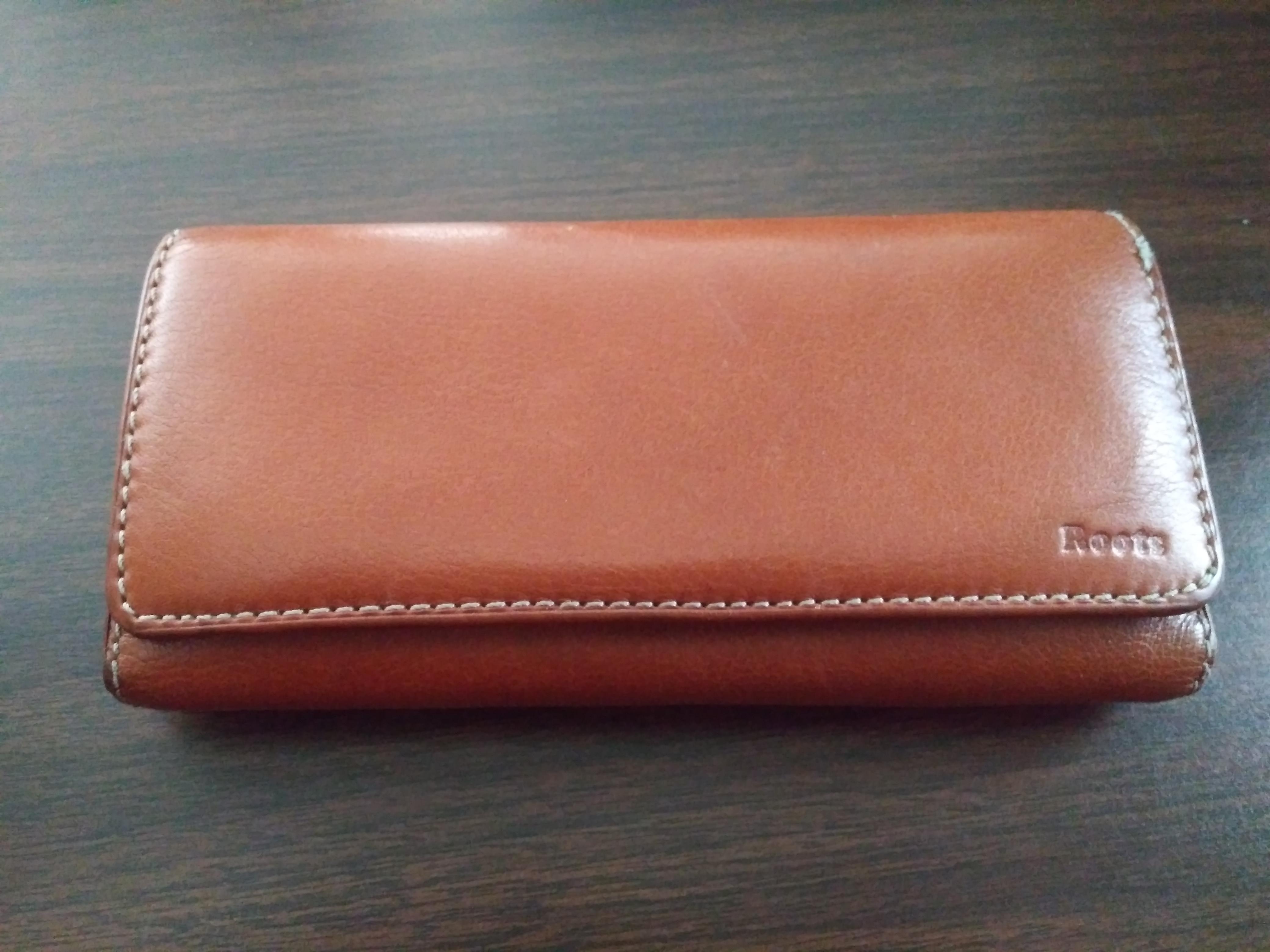 ROOTS Brown Leather Trifold Wallet
