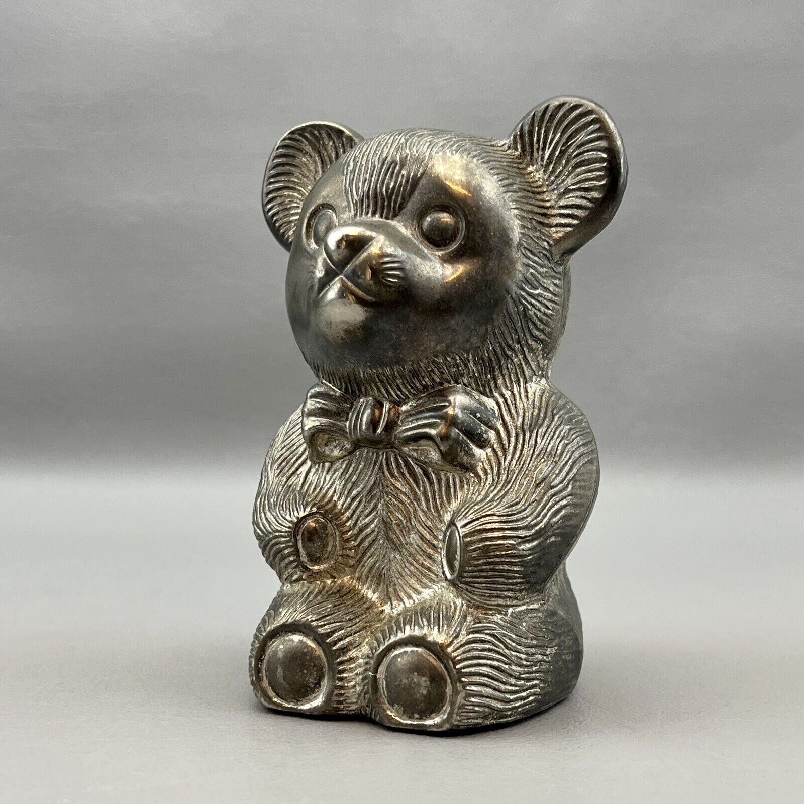 031 Vintage 5” Metal Teddy Bear With Bow Tie Coin Bank Made In Hong Kong
