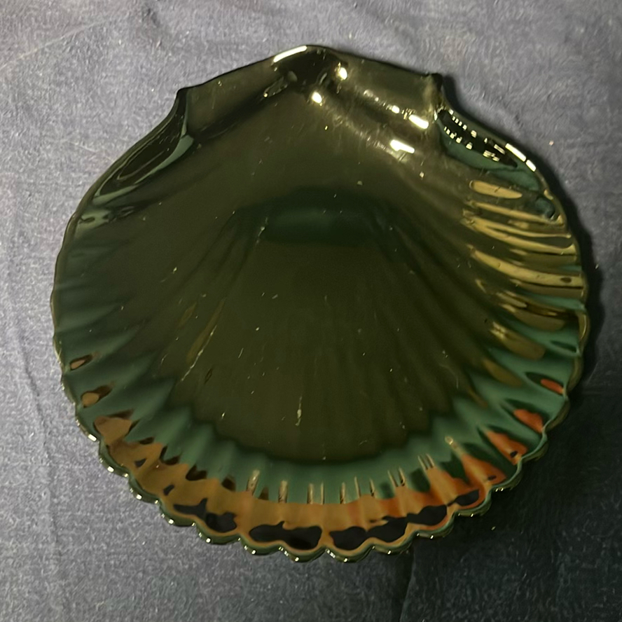 Black Glass Scallop Plate