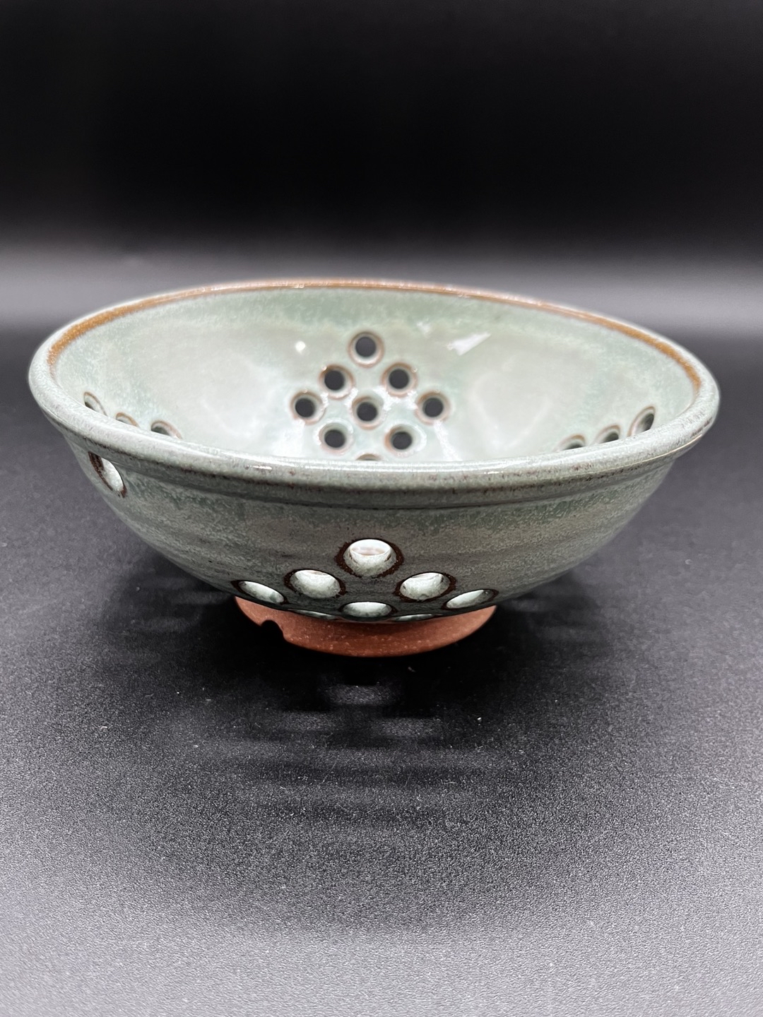 Seafoam Green Art Pottery Collander 🍇
