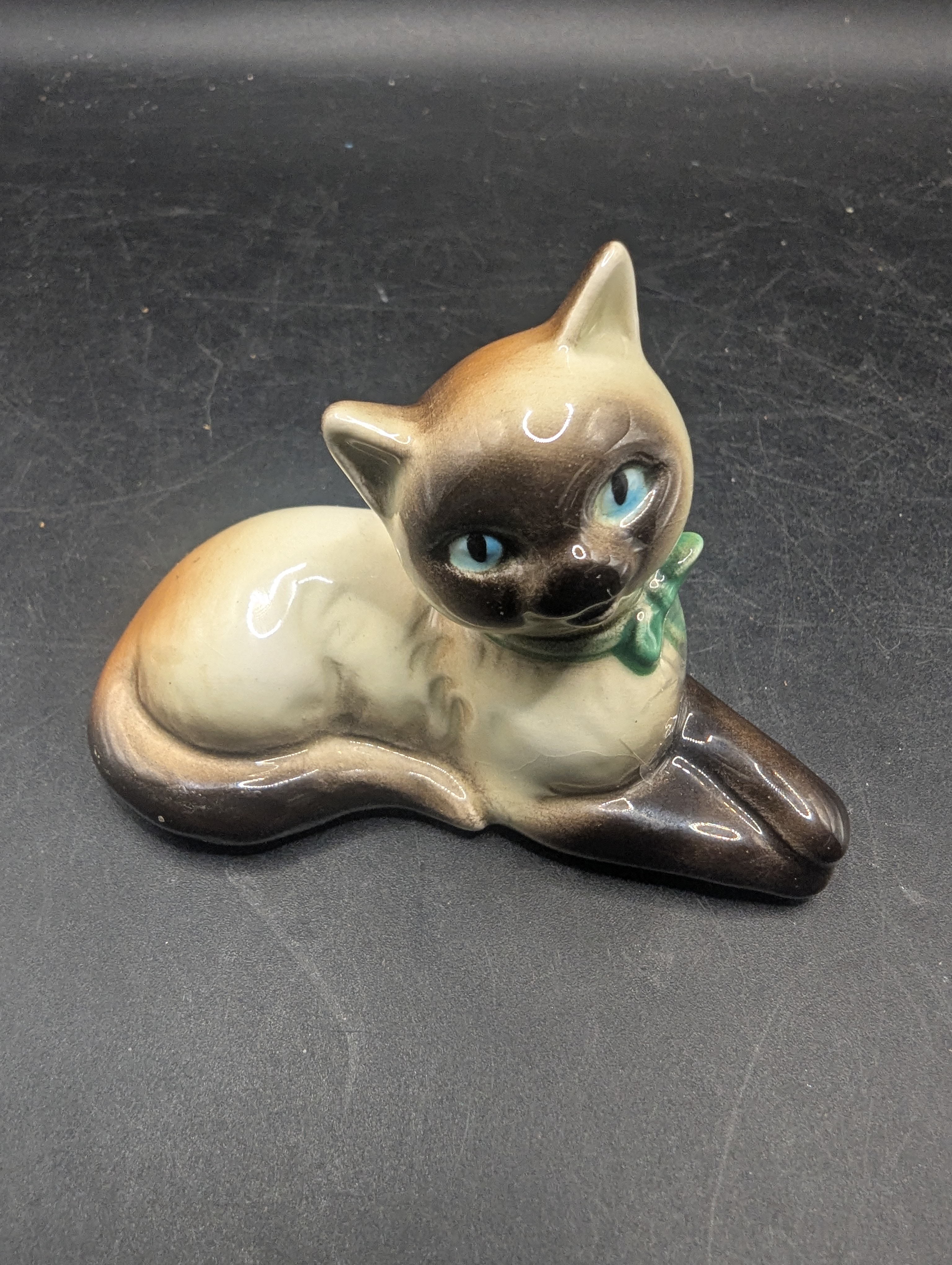 Vintage Goebel Siamese Cat Figurine Blue Eyes and Green Bow, Western ...
