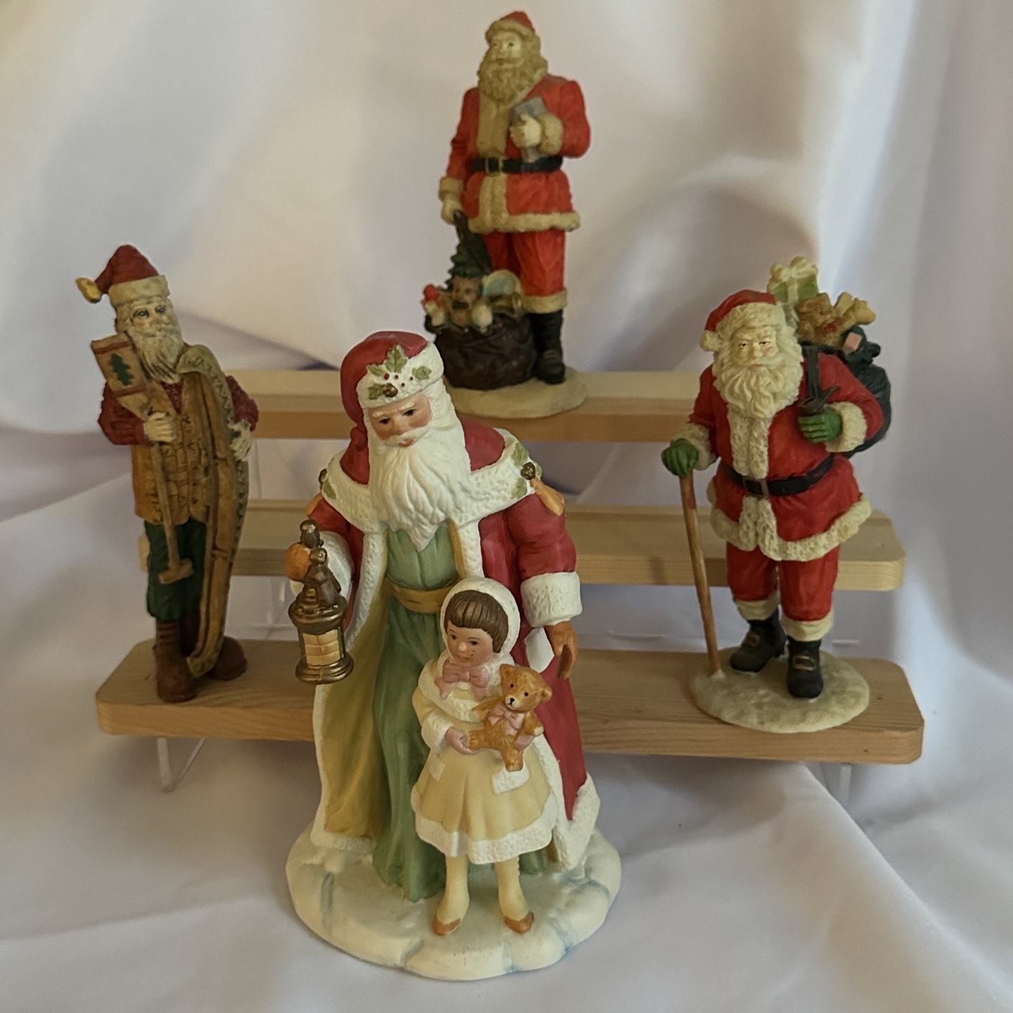 50 % Off Now $6.00 AK83 Lot of 4 Christmas Santa Figurines, Ceramic ...