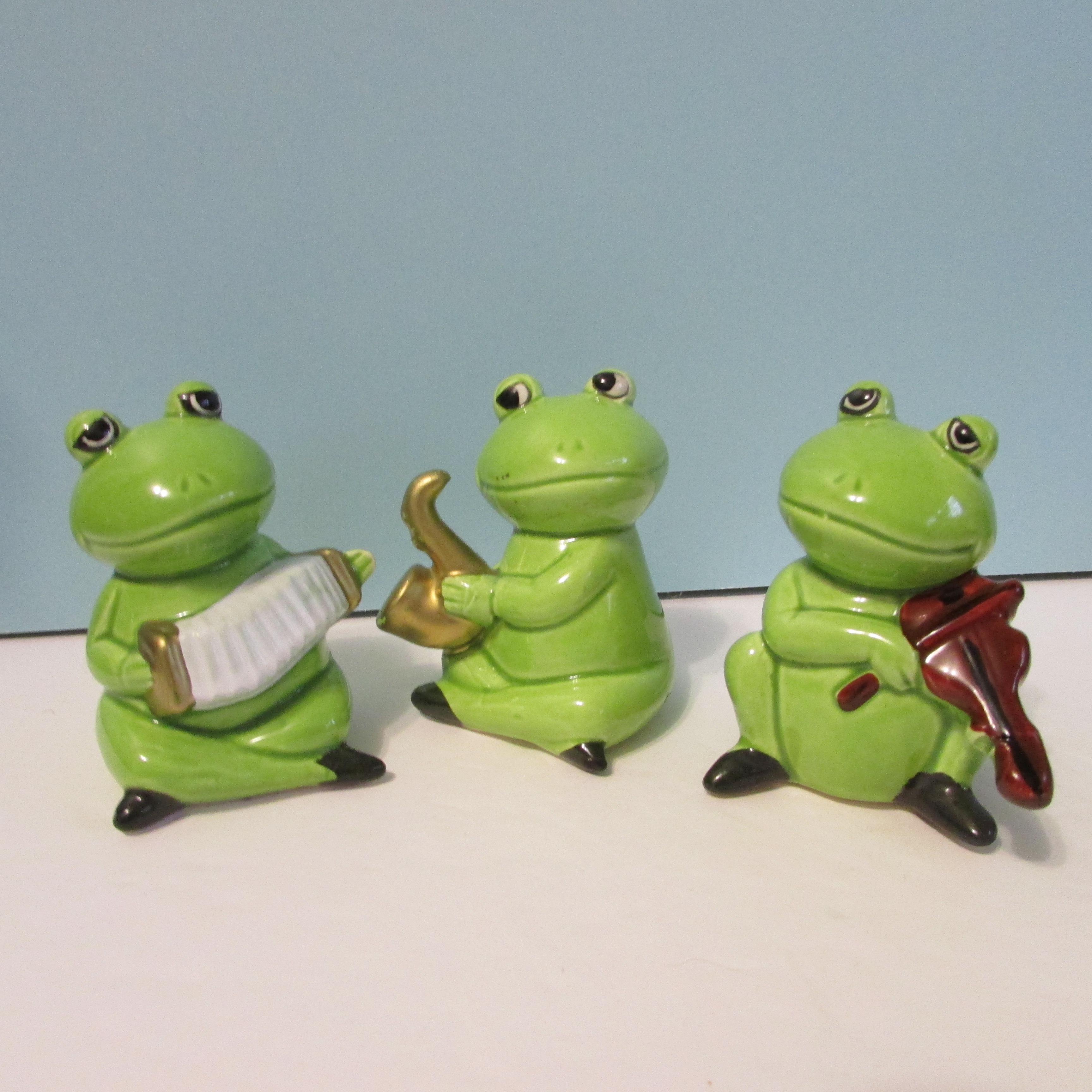 vintage frog band figurines anthropomorphic accordion violin saxophone