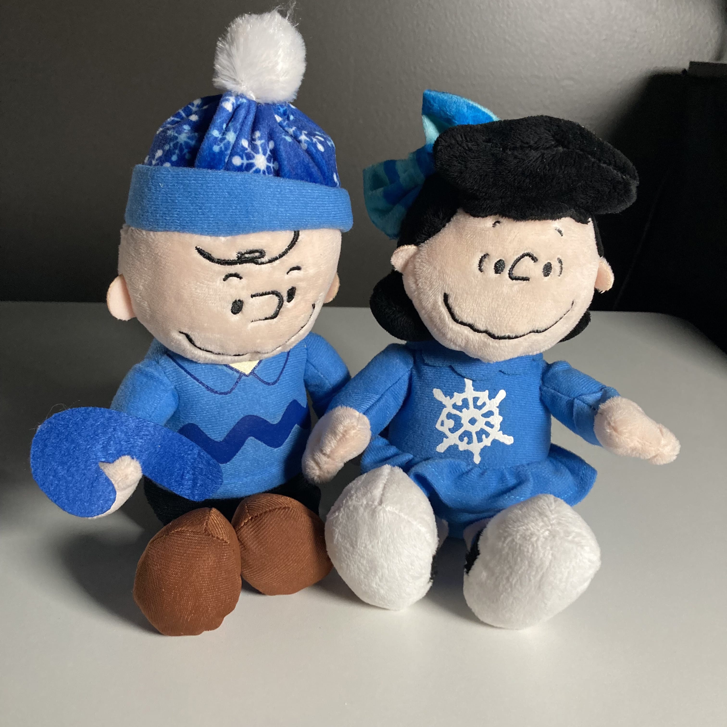 Peanuts 2018 Musical Winter Plush • Lucy & Charlie Brown (Set of 2) Christmas
