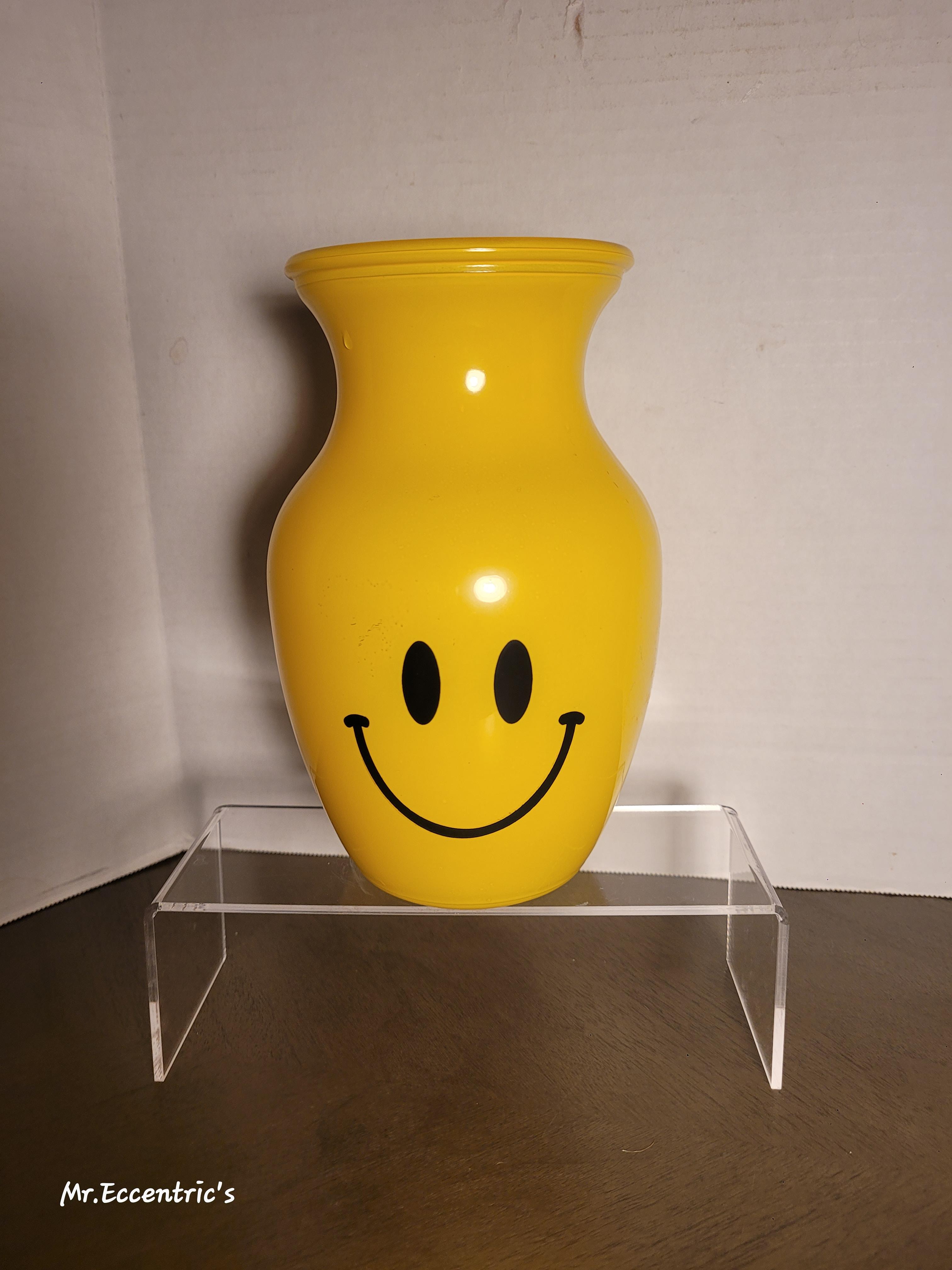 Retro Smiley Face Yellow Glass Vase