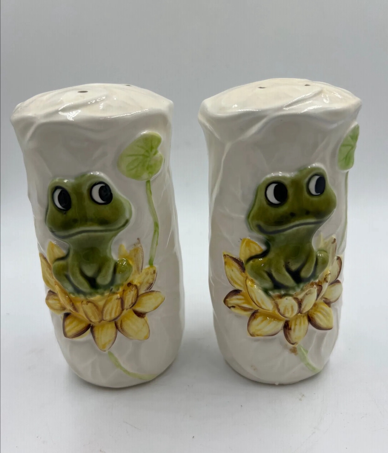 1970s Sears & Roebuck Neil the Frog Shaker Set 5"