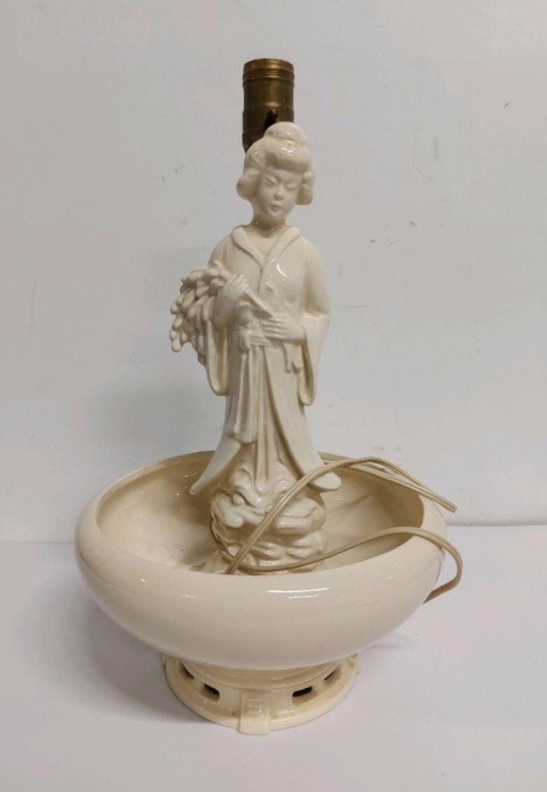Pair of Fantastic Vintage MCM Asian Geisha Lamps With Deep Bowls