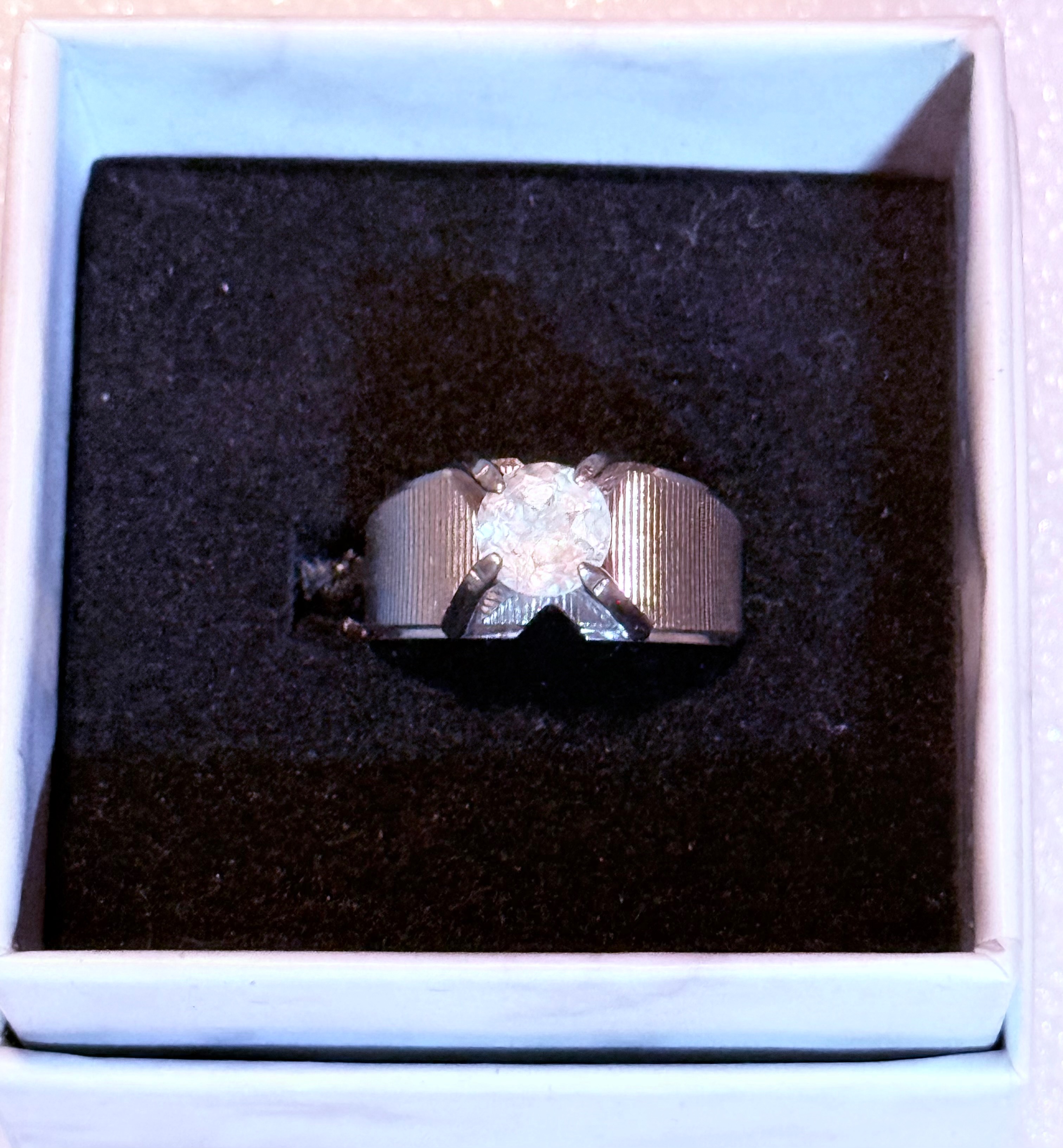 Rare Find Vintage 18k White Gold HGE Ring With Clear Stone