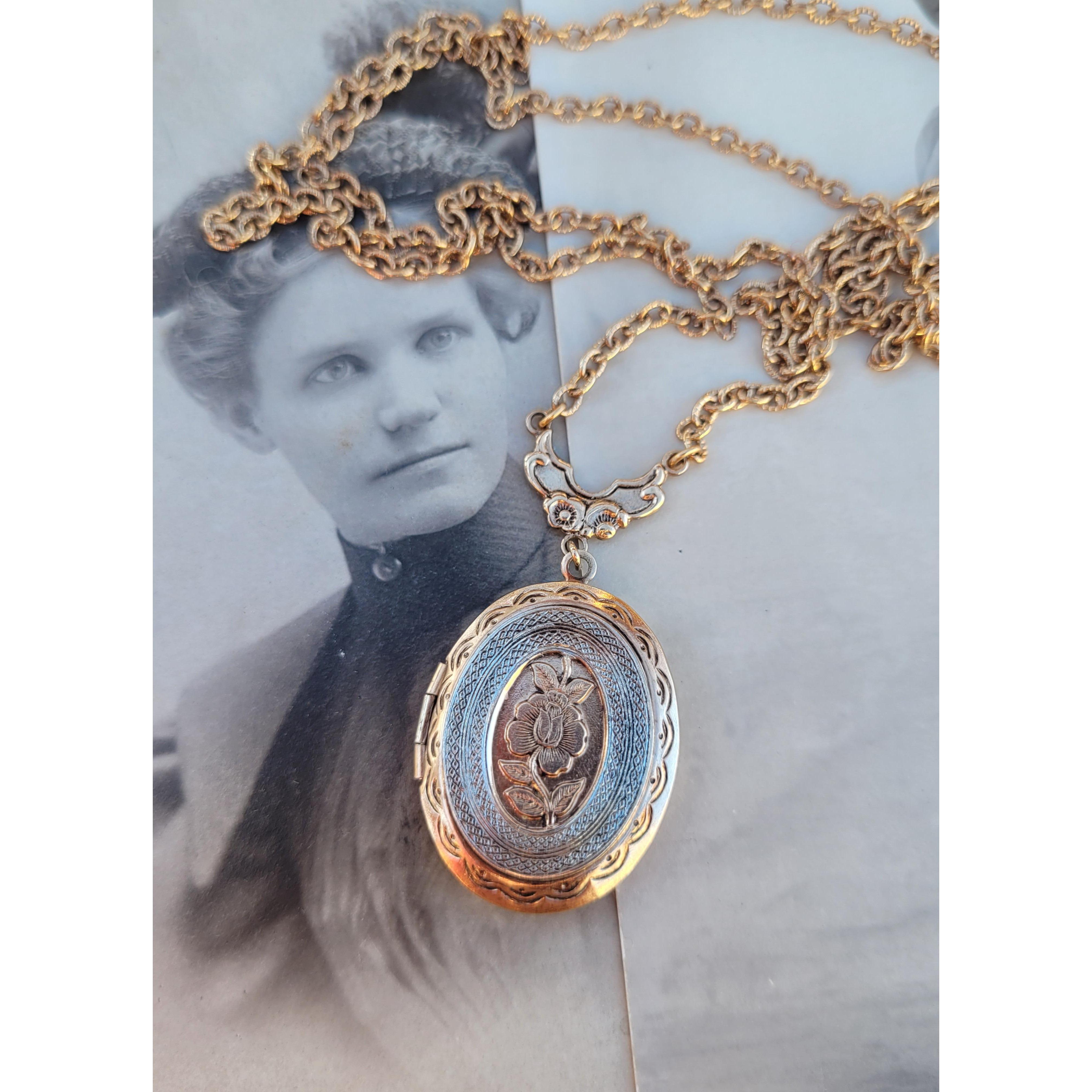 Vintage WW2 Era Floral Etched Gold Tone Locket Pendant Necklace 28"