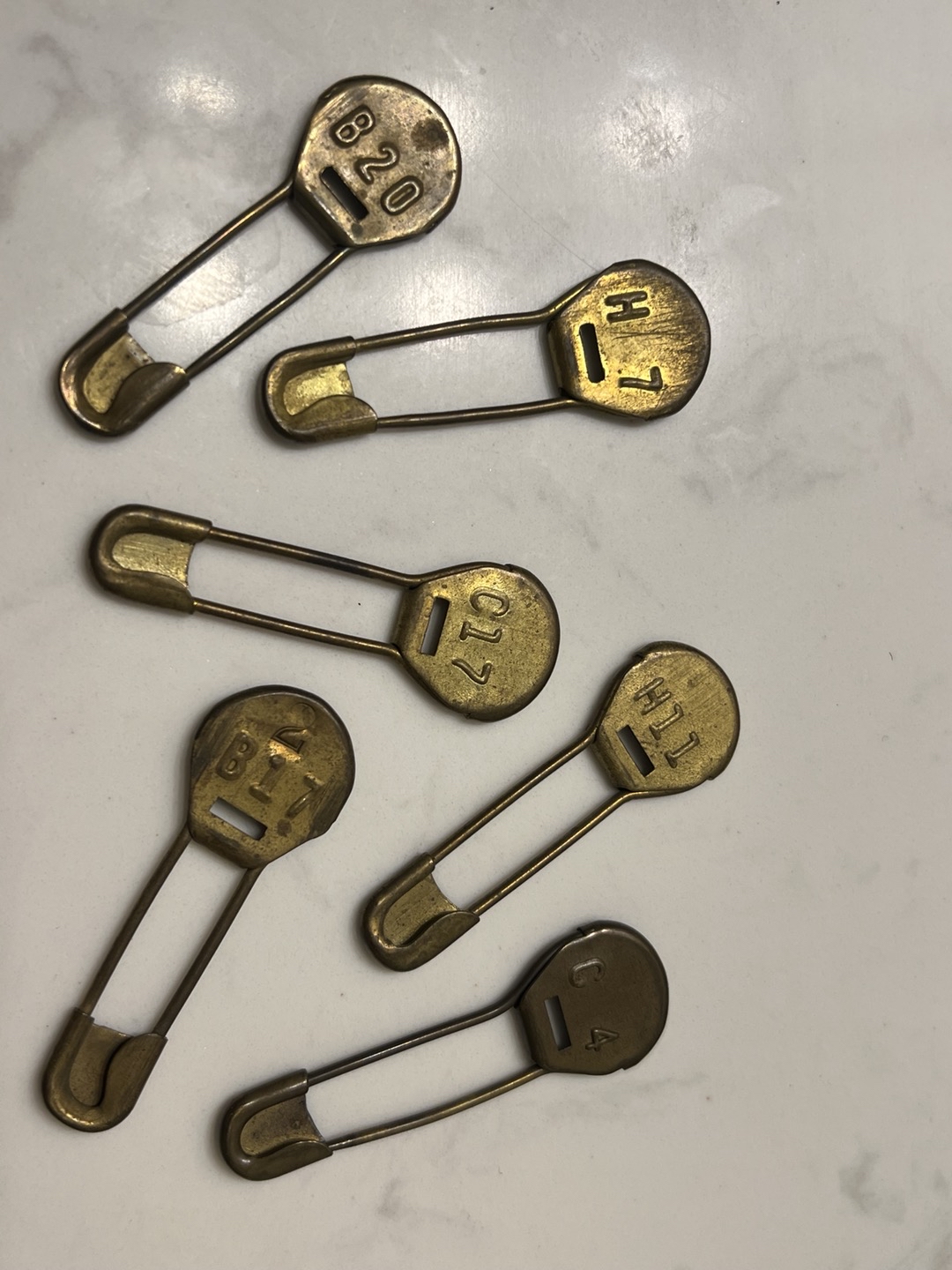 #01 - Y- Antique Safety Pin Laundry Key Ring Duffle Tag. Set Of 6 ...