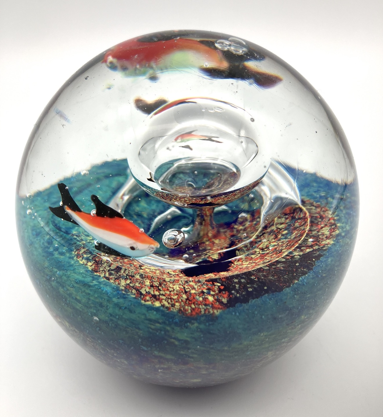 24 - Aquarium Paperweight Made In China. Two Fish With Colored “Sand ...