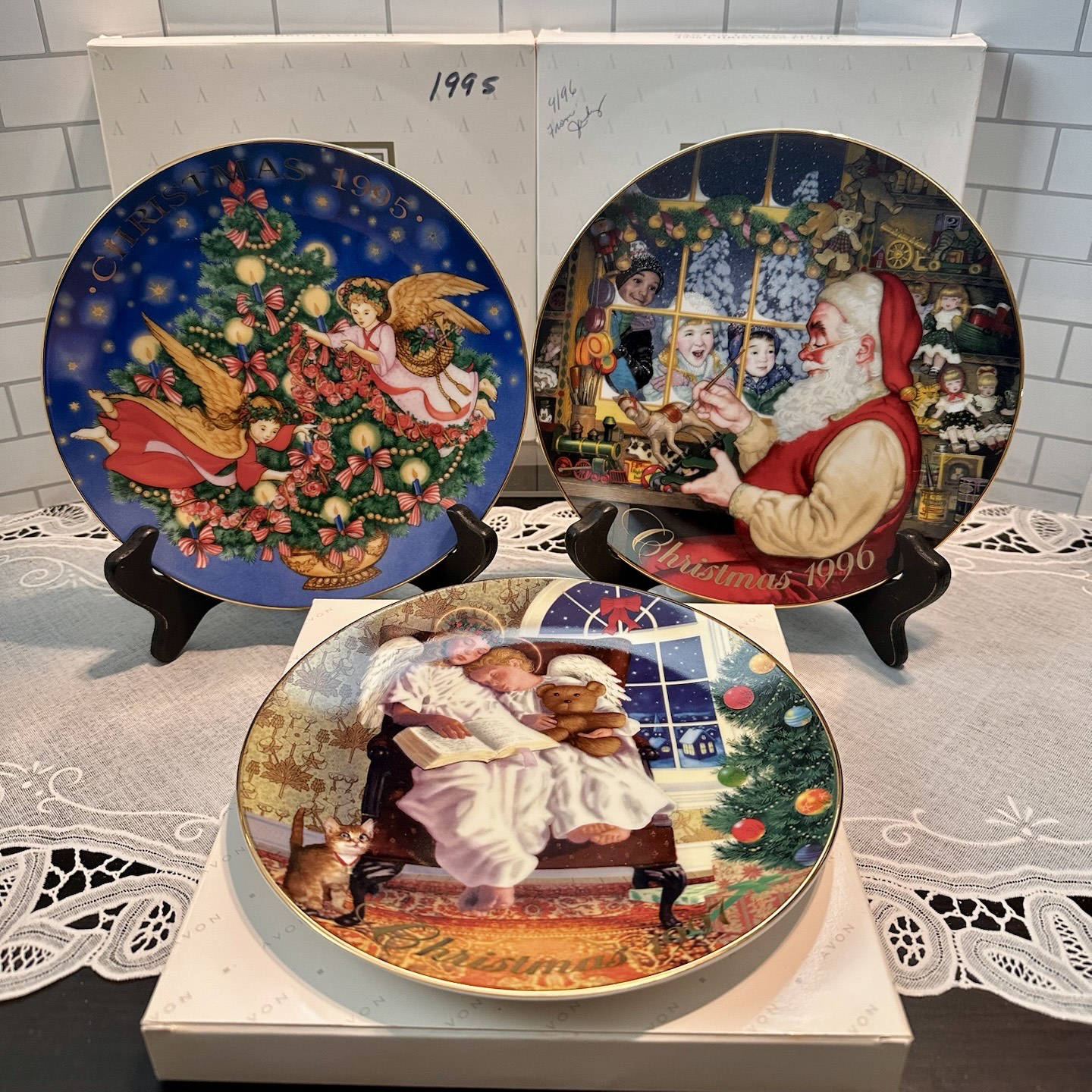 VINTAGE AVON CHRISTMAS PLATES 1995 1996 1997 Lot of 3 Plates