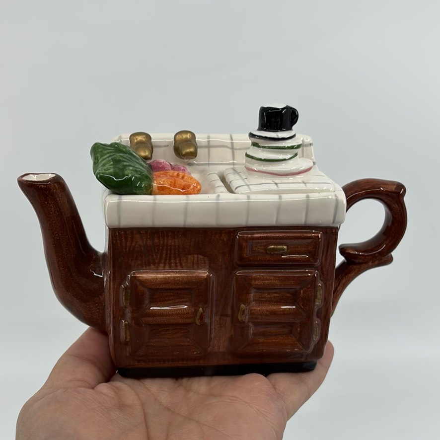 Kitchen Sink Figural Teapot 5.5”